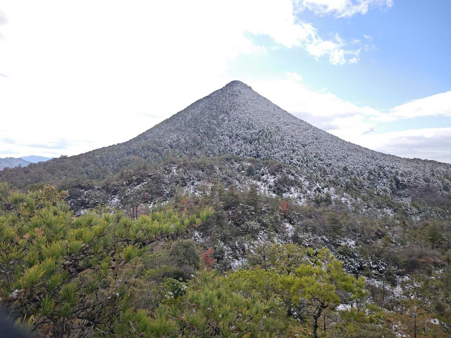 三上山（近江富士）・東光寺日陽山・東光寺不動山・田中山・旗振山 / umechさんの三上山・鏡山の活動データ | YAMAP / ヤマップ