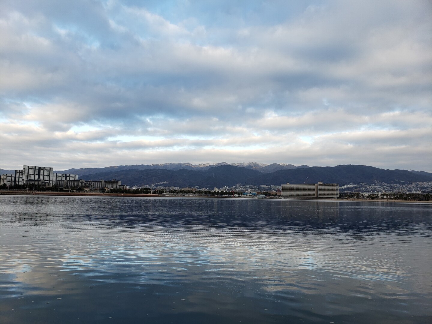 地上から六甲山脈を眺めながら10キロ🏃... / mukoyamano mineさんのモーメント | YAMAP / ヤマップ