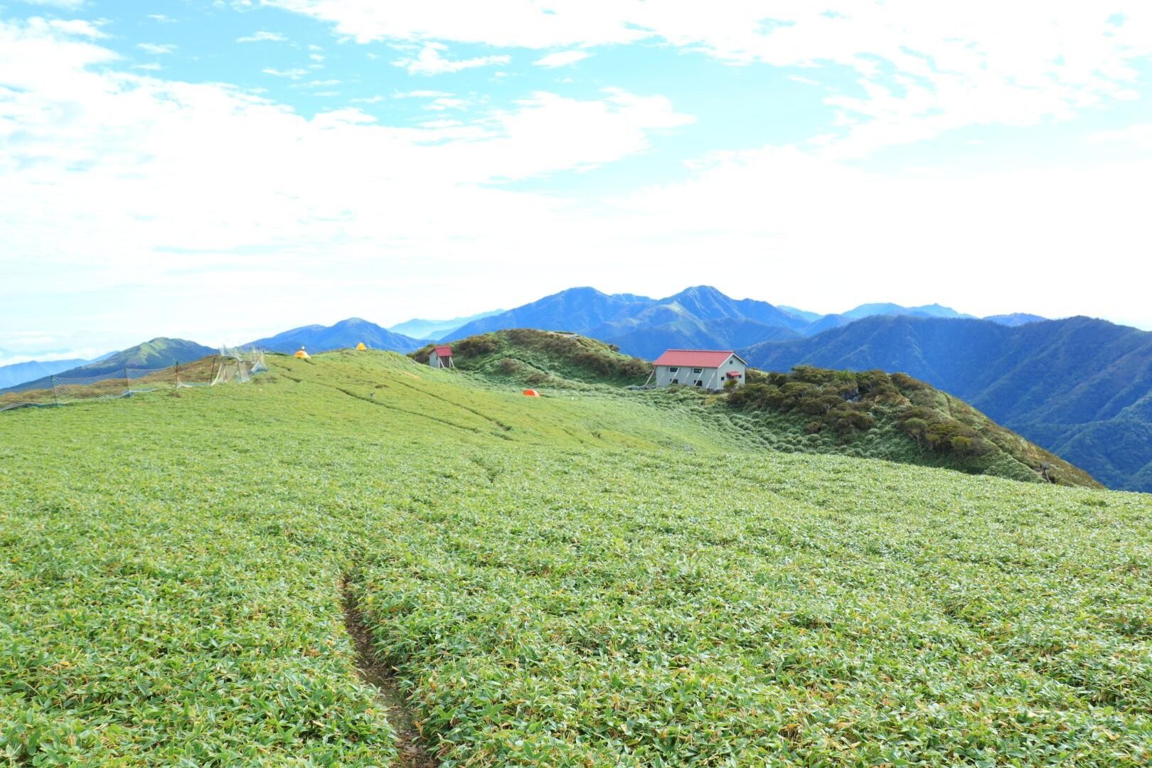 綱附森・天狗塚・牛の背・西熊山・三嶺・カヤハゲ(東熊山)・白髪山 / Miekaさんの三嶺・天狗塚・石立山の活動データ | YAMAP / ヤマップ