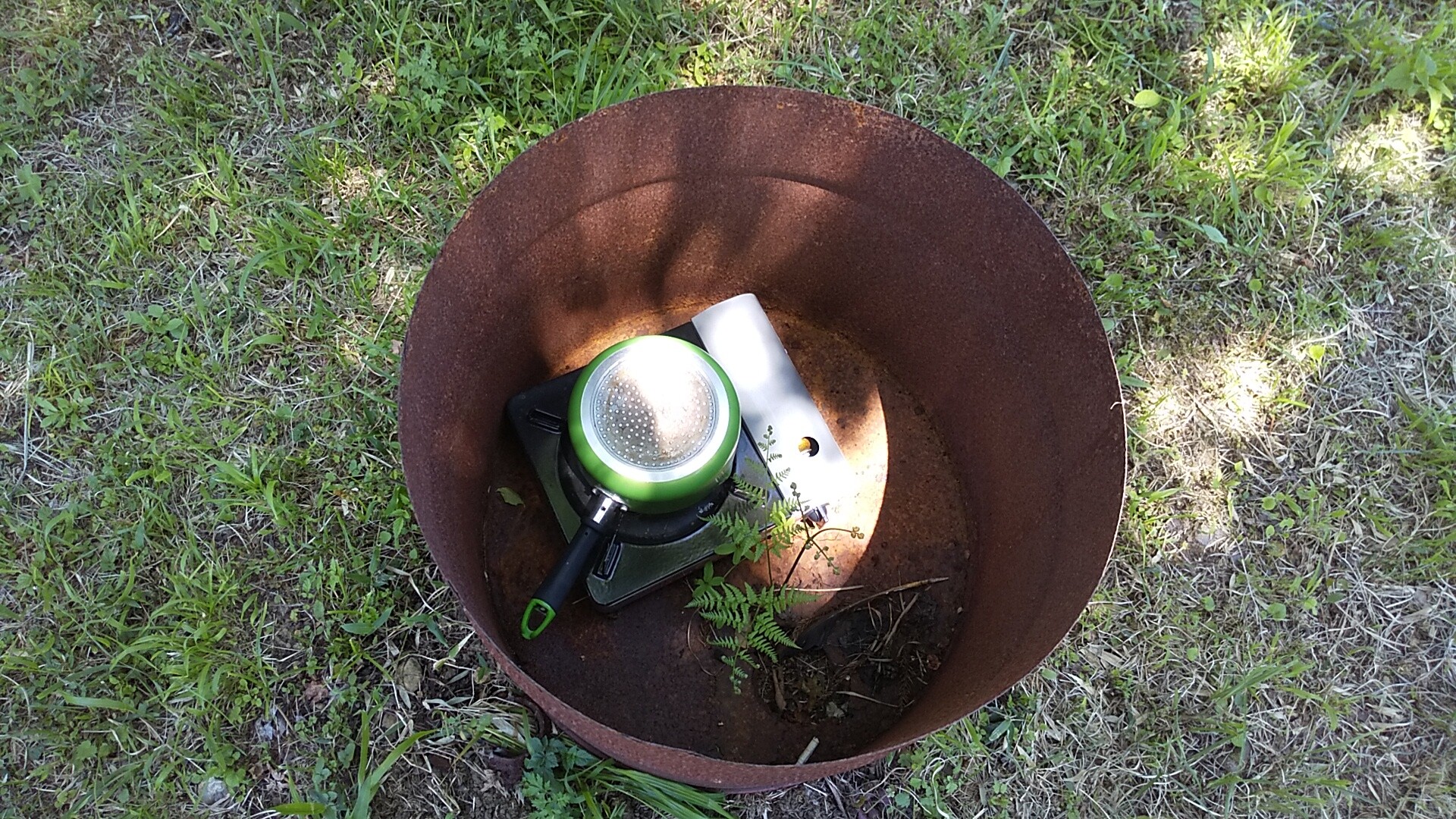 これは何ですか？ 山頂のドラム缶の中に有... / yaboo！さんのモーメント | YAMAP / ヤマップ