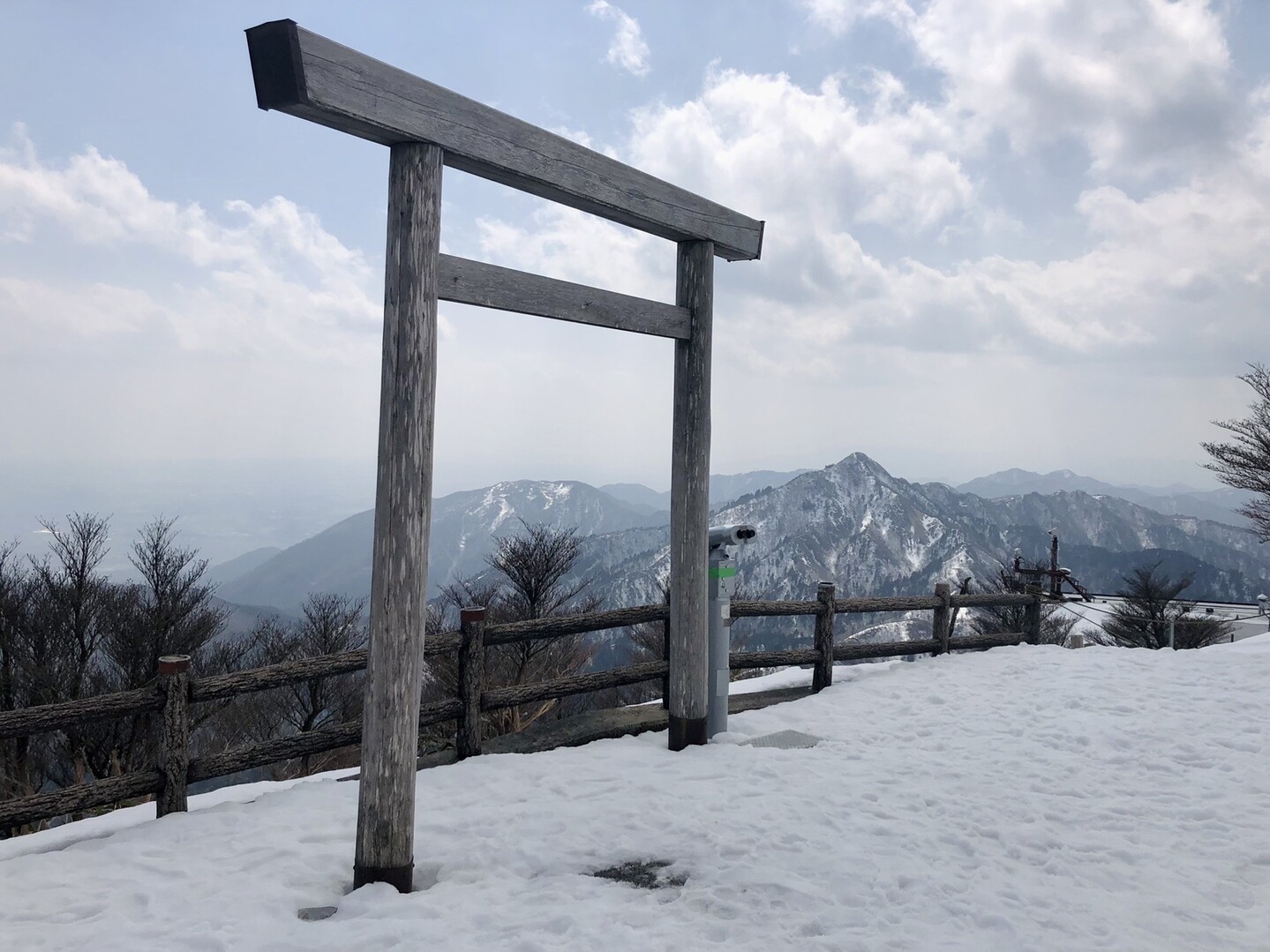 御在所3月の雪 / Nandoさんの御在所岳（御在所山）・雨乞岳の活動日記 | YAMAP / ヤマップ
