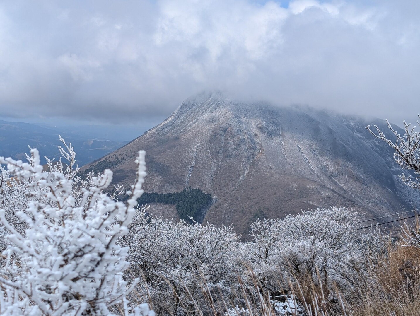 鶴見岳から由布岳眺める 雪景色 ️ / k501さんの由布岳・鶴見岳の活動データ | YAMAP / ヤマップ