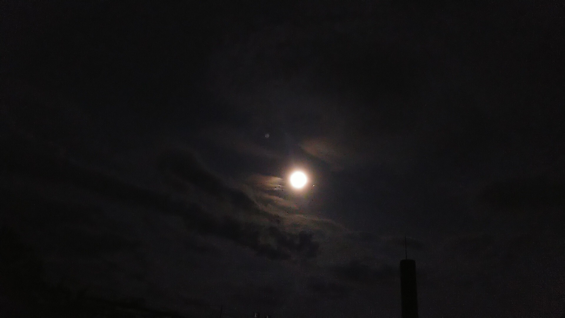 夜明け間近、🌕️が明るい / HIRO 2020さんのモーメント | YAMAP / ヤマップ