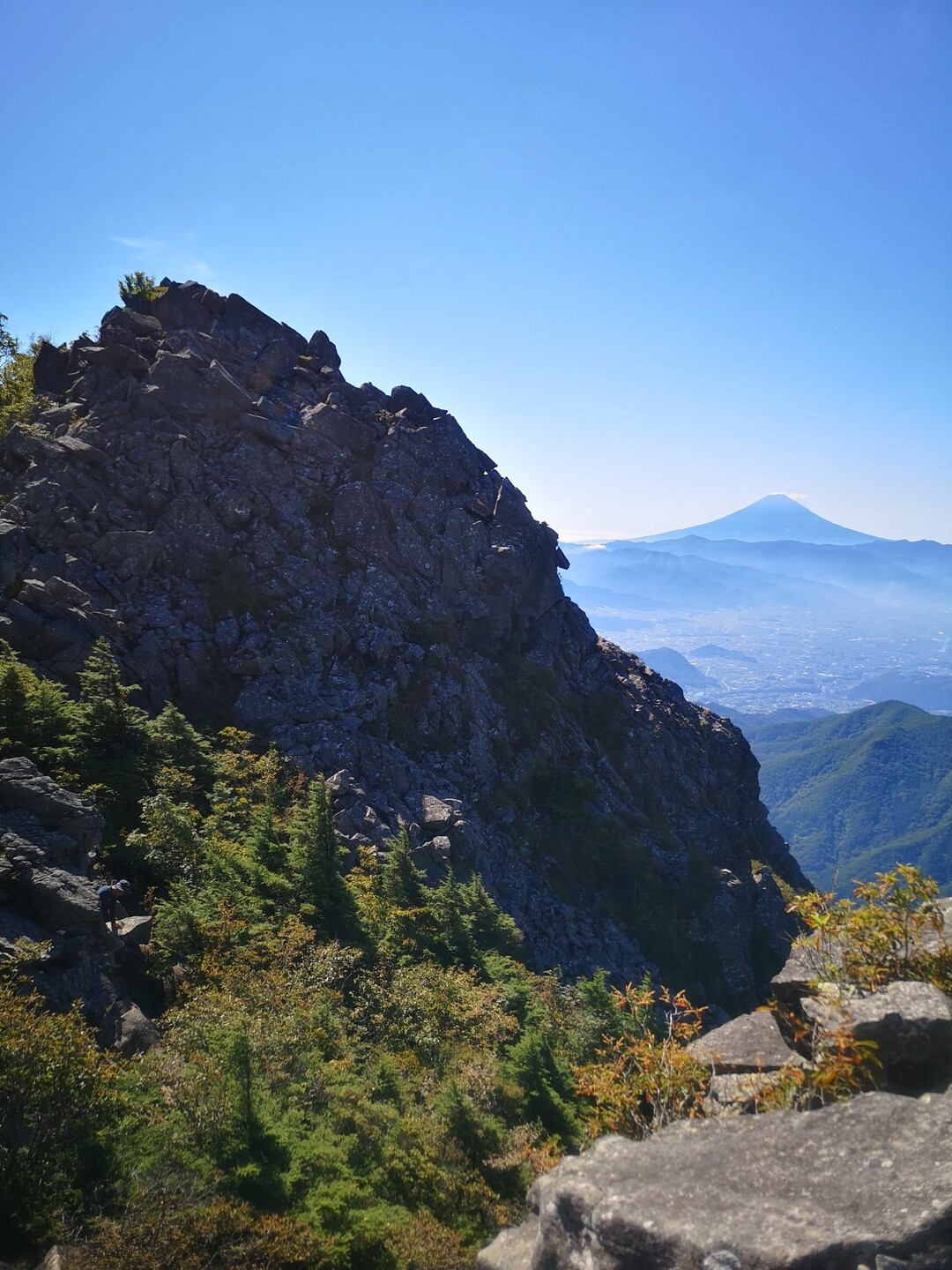 乾徳山避難小屋高原ヒュッテに泊まる / senさんの乾徳山・黒金山の活動データ | YAMAP / ヤマップ