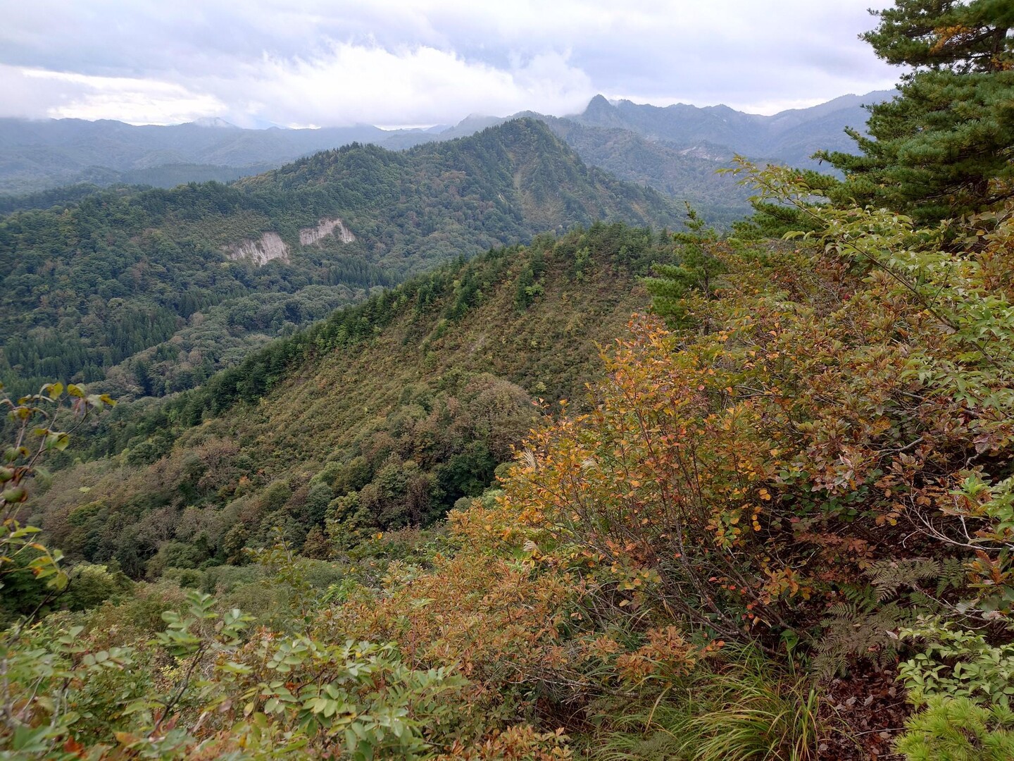 西会津町竜ヶ岳 紅葉見頃もう少しです。 / poppoさんのモーメント | YAMAP / ヤマップ