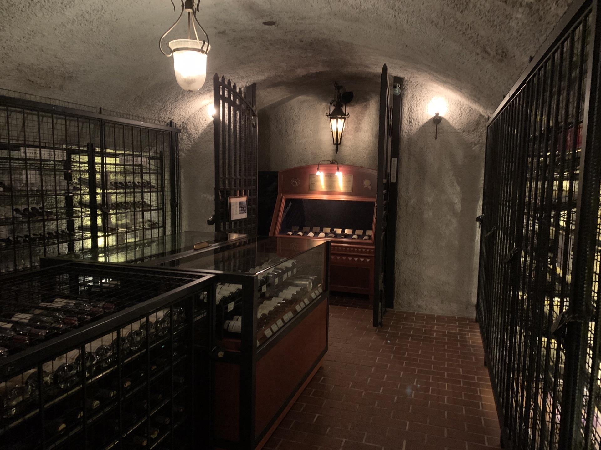 オーナーのコレクション。年代物のワインが... / drankmonkeyさんのモーメント | YAMAP / ヤマップ