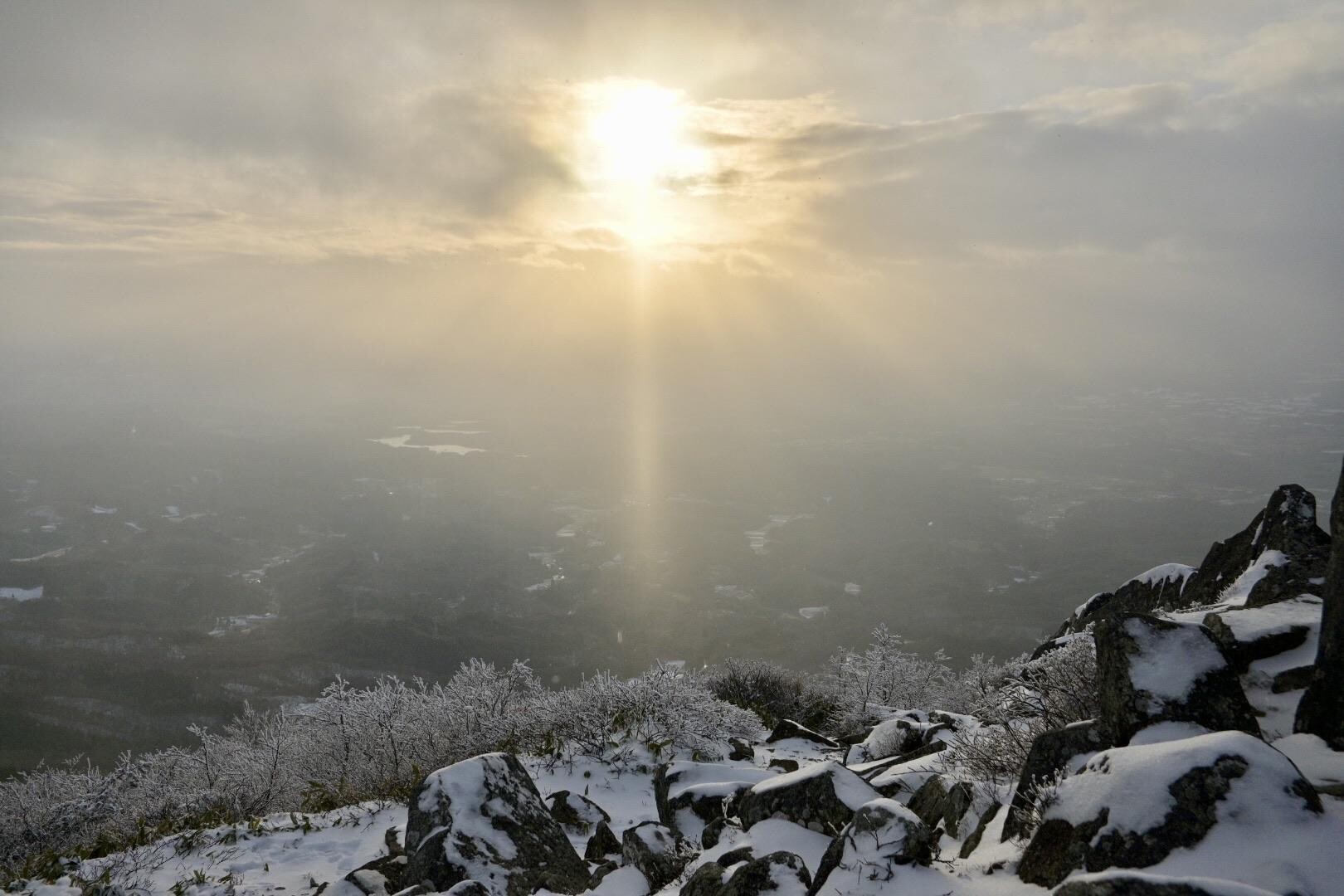 姫神山山頂で霧氷とサンピラー(一本杉コースピストン) / me_holicさんの姫神山の活動データ | YAMAP / ヤマップ