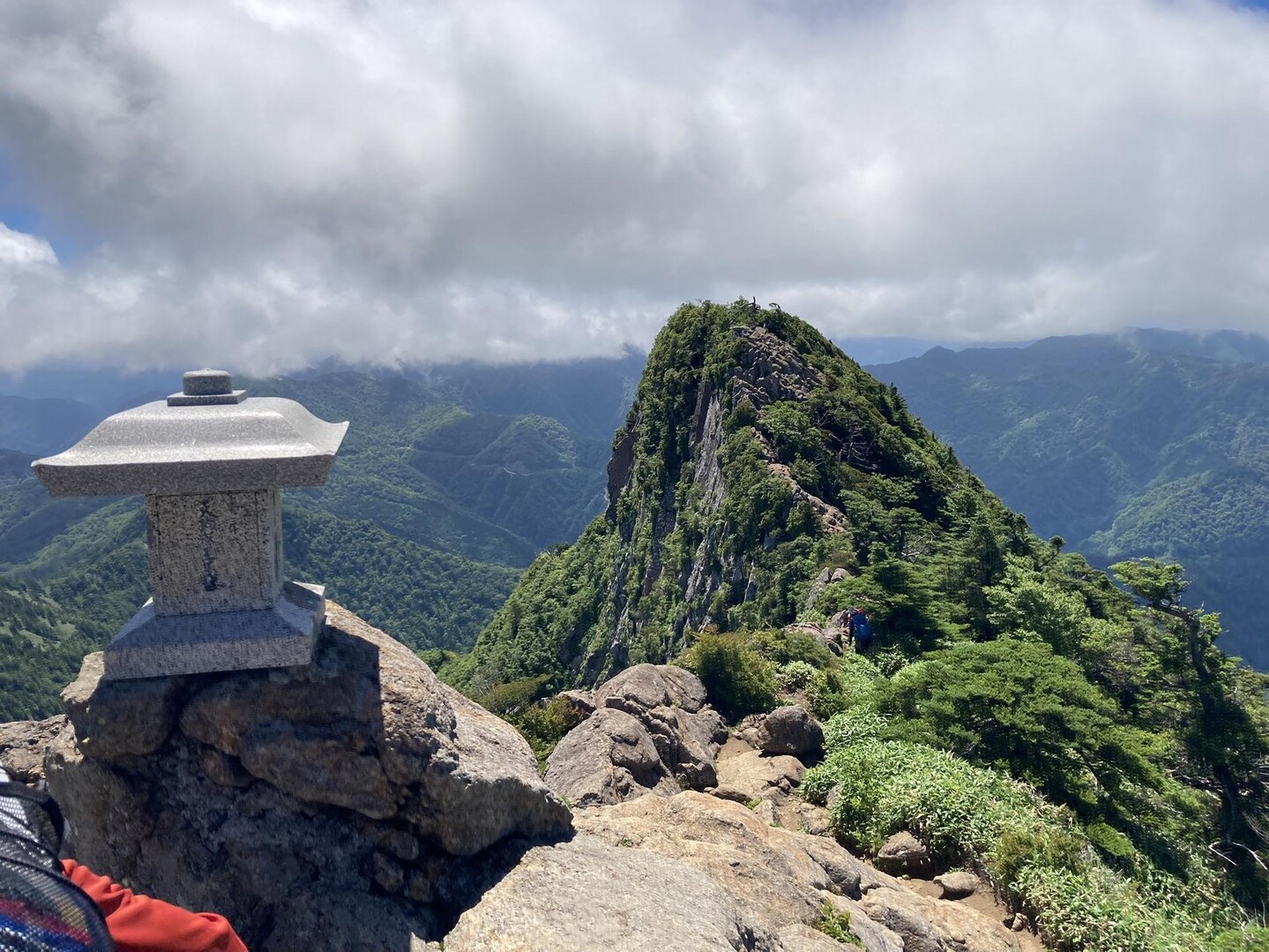 25年振り 快晴の石鎚山で前日のリベンジ / assiさんの石鎚山・堂ヶ森・二ノ森の活動データ | YAMAP / ヤマップ