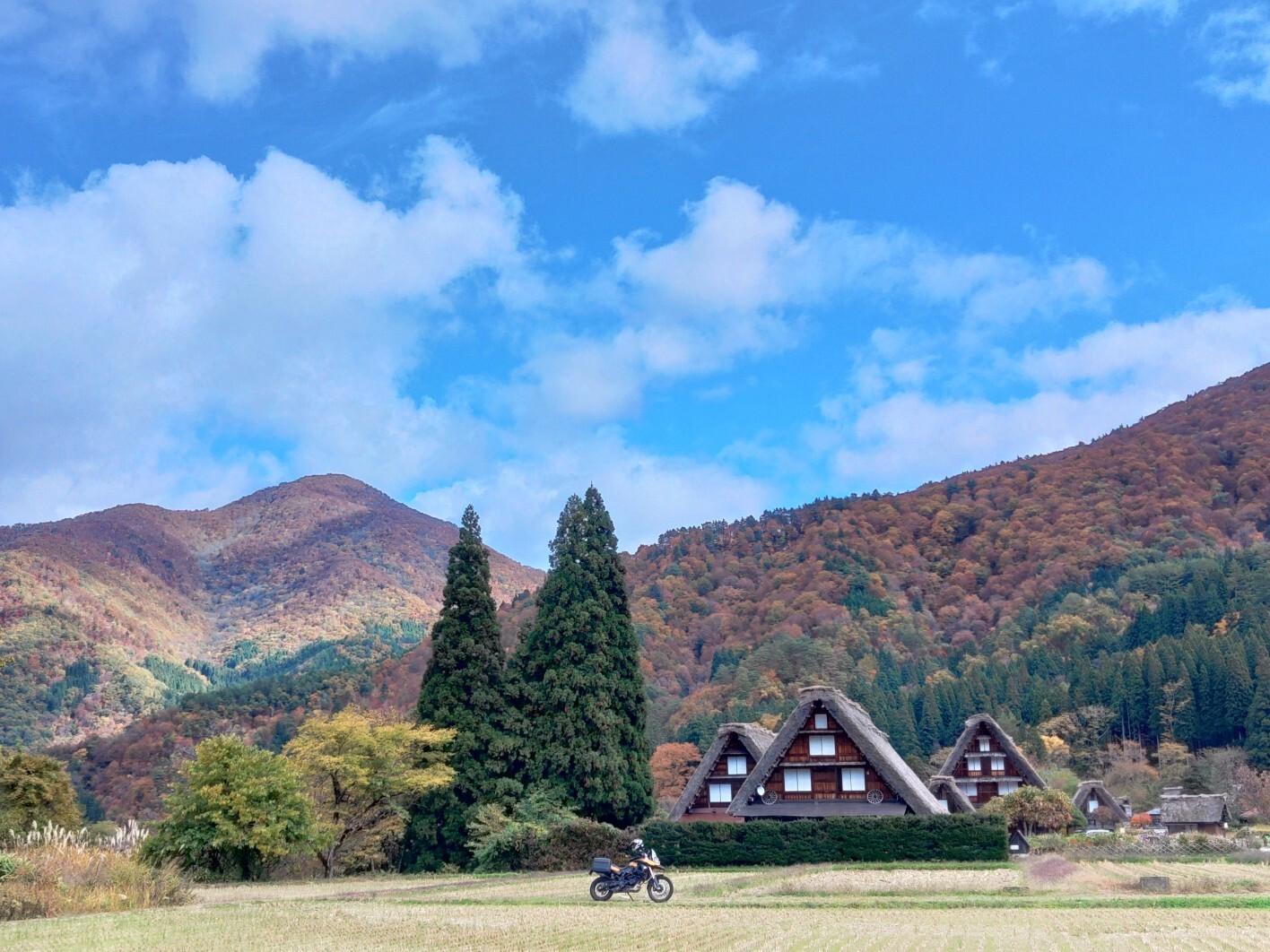 🏍️🏍️ 白川郷は紅葉真っ盛り🍁 ... / nyaさんのモーメント | YAMAP / ヤマップ