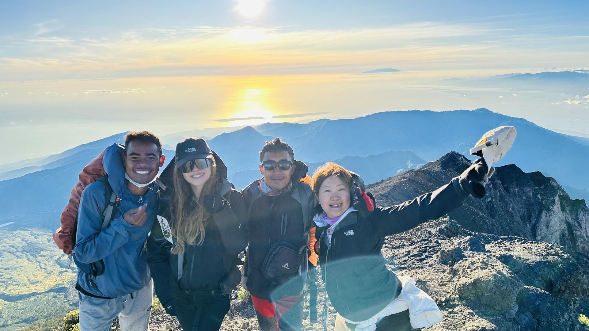 【リンジャニ山 ロンボク/インドネシア】2泊3日テント泊 絶景と素晴らしい愉快な仲間達 / Kikipさんのリンジャニ山の活動データ | YAMAP / ヤマップ