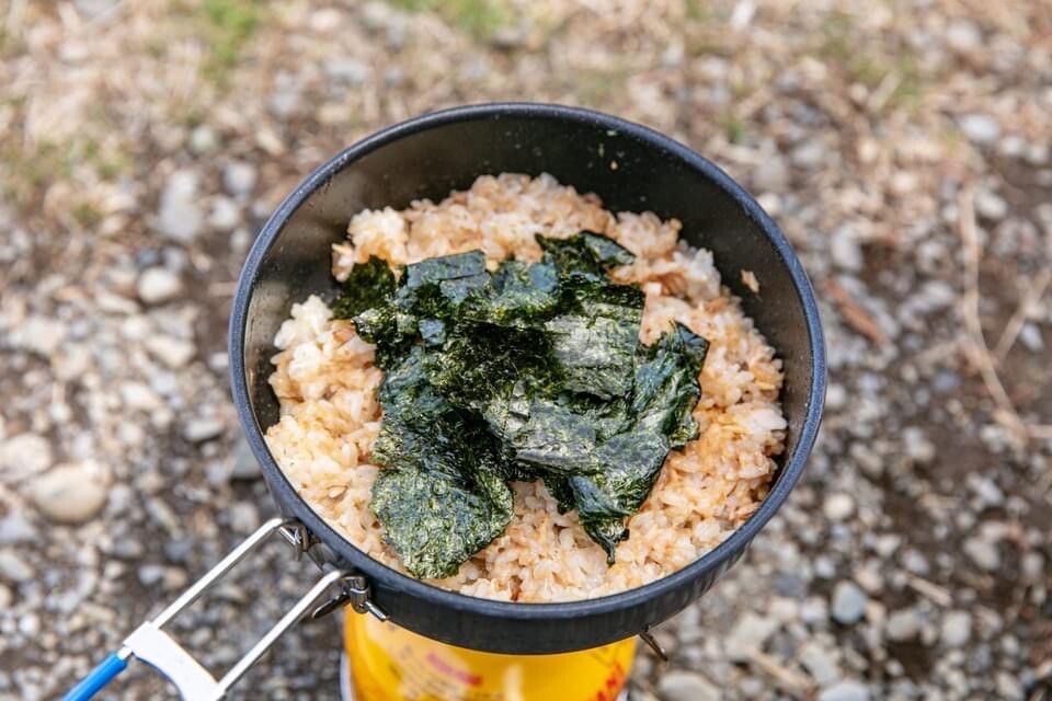 大山山頂でツナマヨチャーハン / y-hey@写真も撮れる登山ガイドさんの塔ノ岳・丹沢山・蛭ヶ岳の活動データ | YAMAP / ヤマップ
