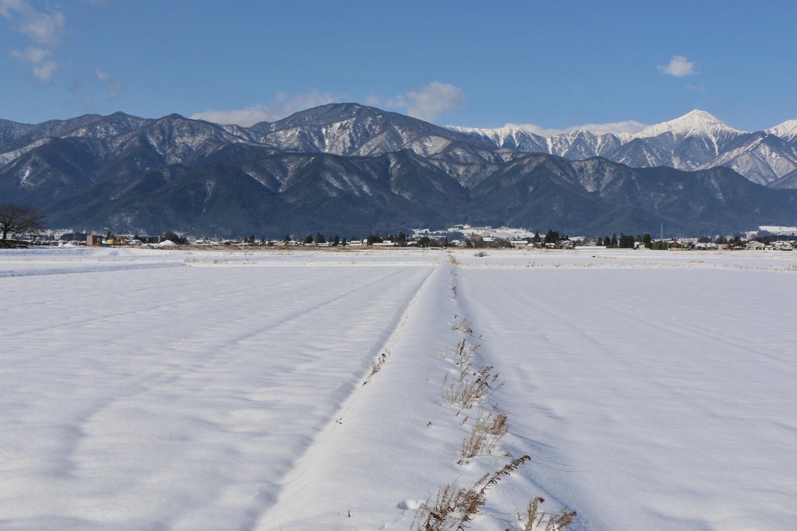 安曇野の冬景色〜雪の常念岳と田園 / コ〜チャンさんのモーメント | YAMAP / ヤマップ