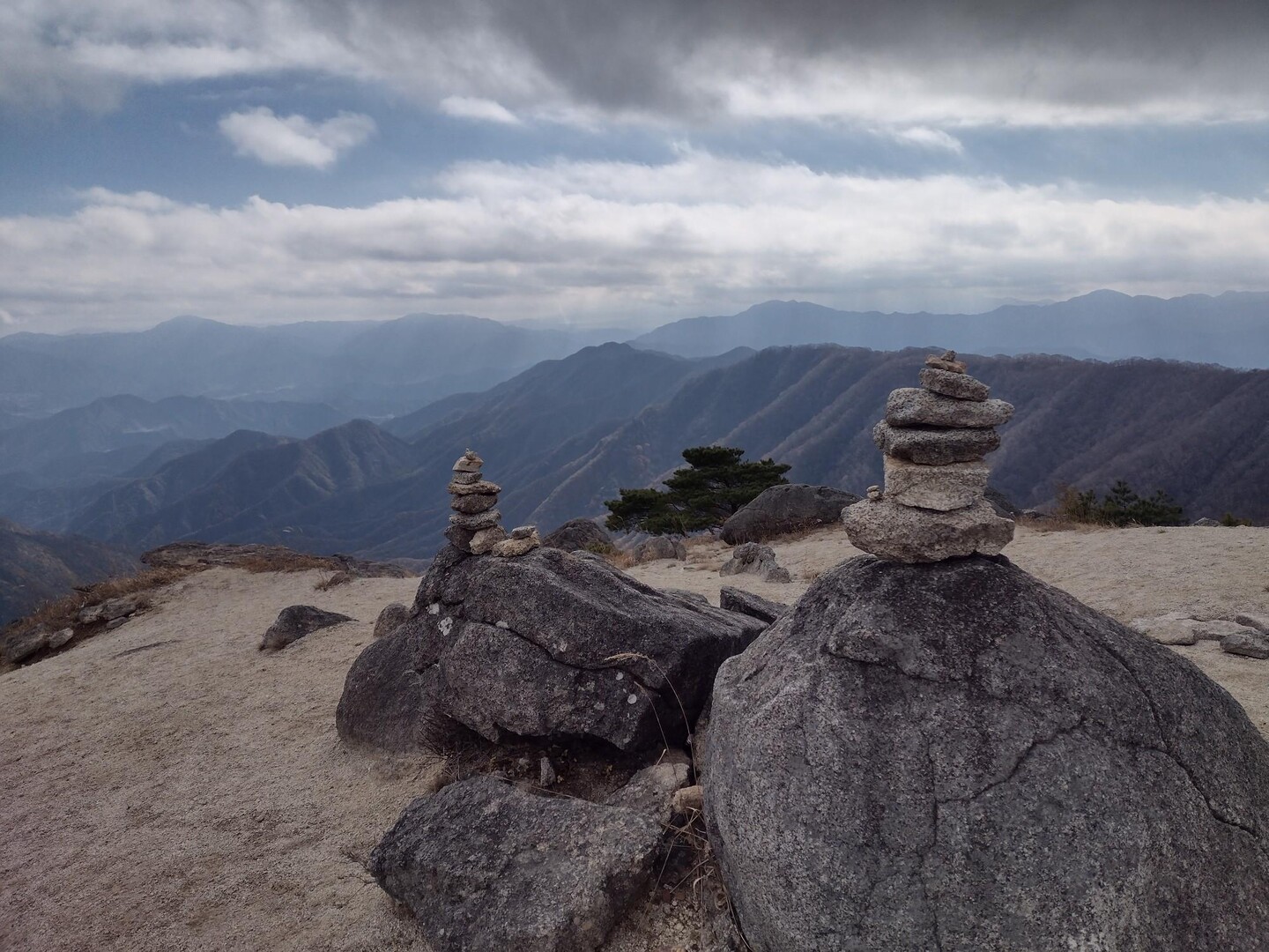 雁ヶ腹摺山と甲州アルプス / my-kyさんの雁ヶ腹摺山・岩殿山の活動データ | YAMAP / ヤマップ