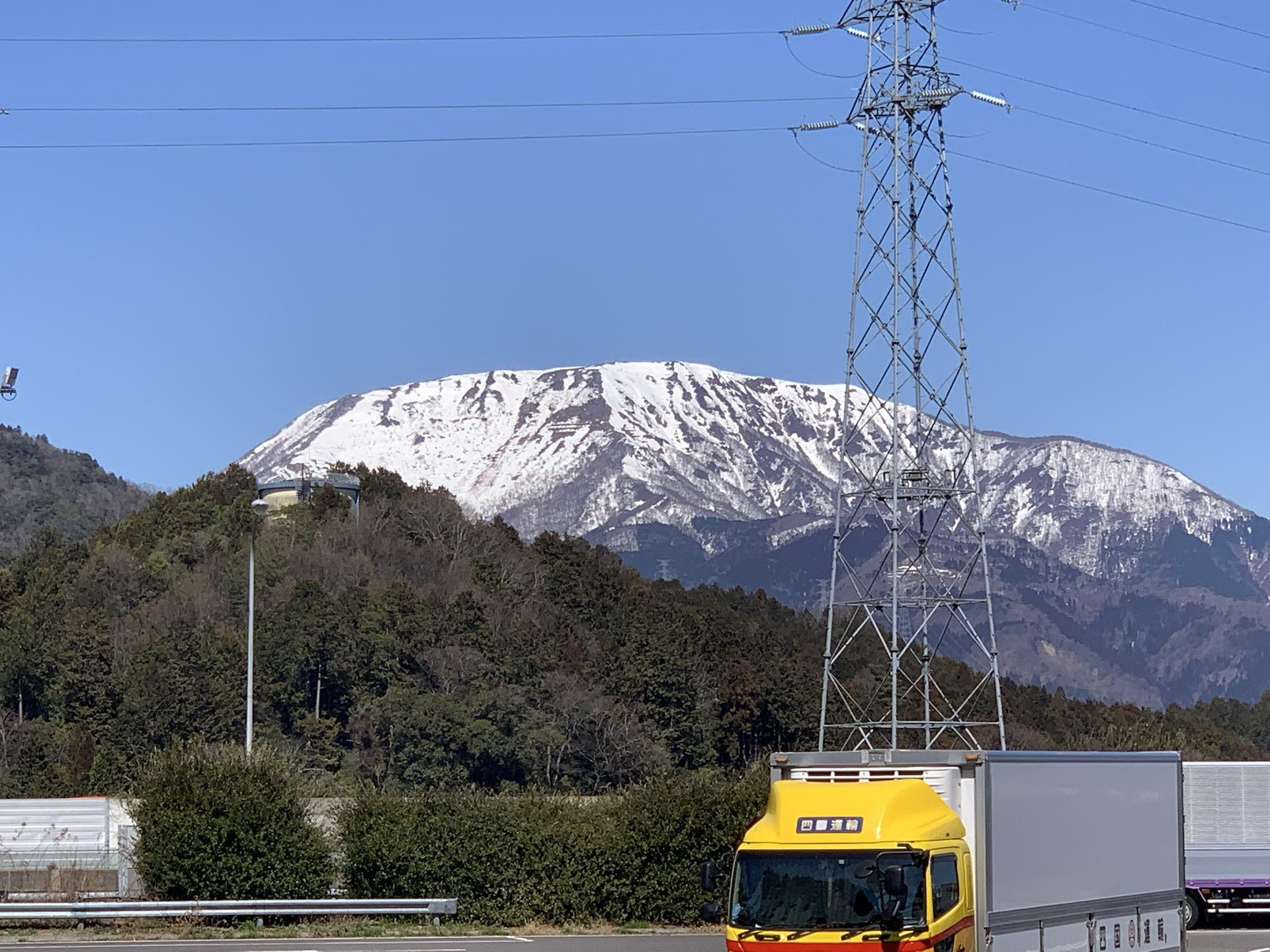 伊吹PAからの伊吹山と、大津SAからの琵... / もぐっぺさんのモーメント | YAMAP / ヤマップ