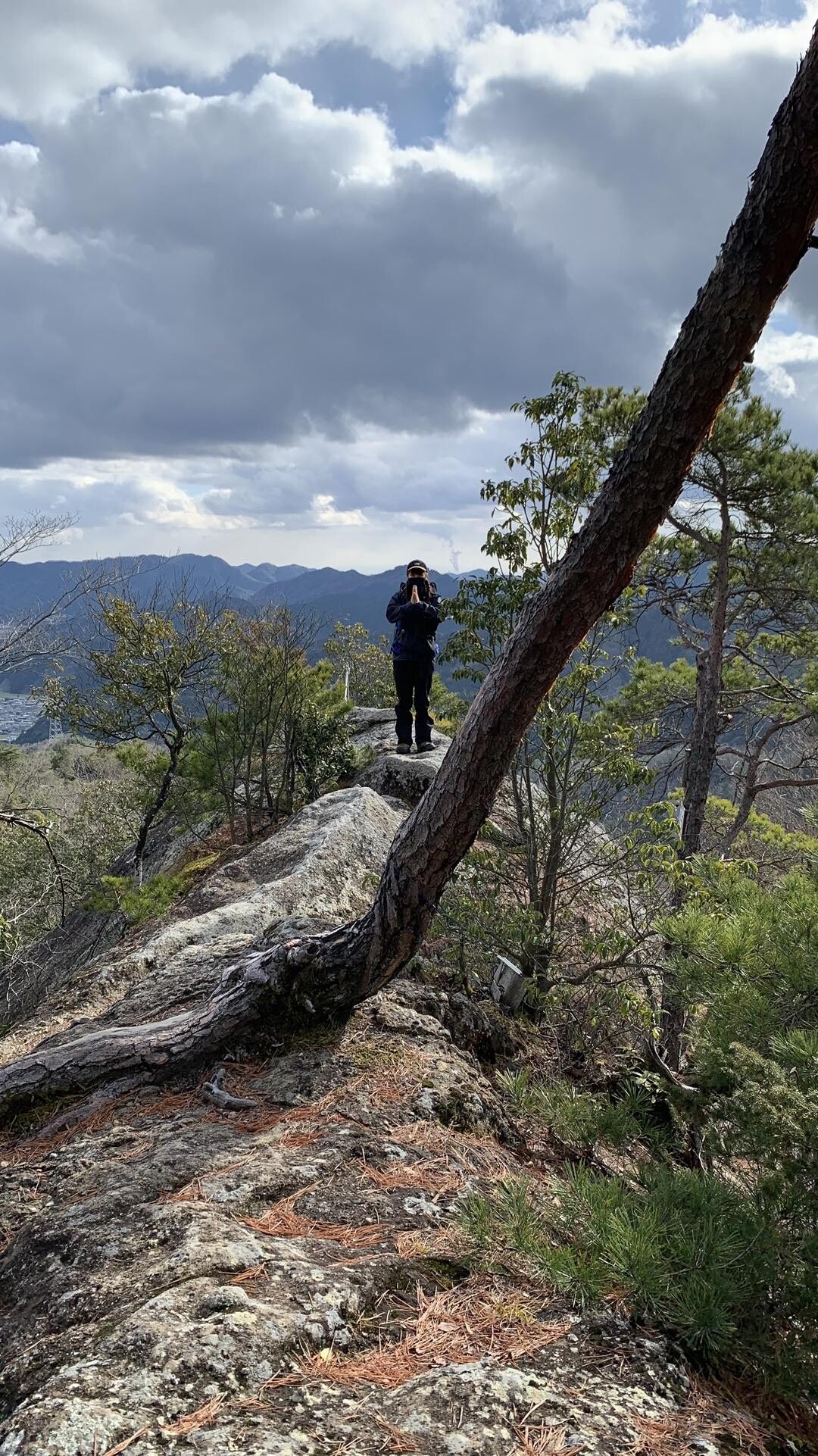 うっすら雪の明神山・地蔵岳 / nyaomaskさんの明神山・太郎岳の活動データ | YAMAP / ヤマップ