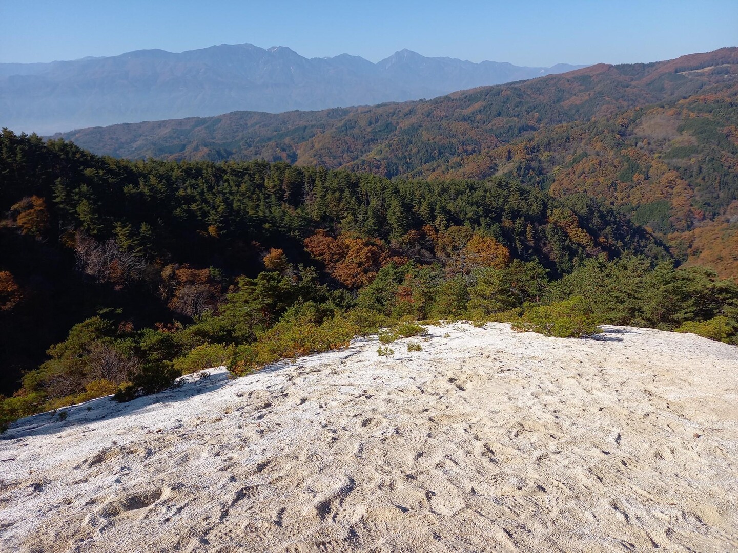 🚙南国ビーチ白砂山・絶景の広がる羅漢寺山と昇仙峡🍁 / UDさんの弥三郎岳（羅漢寺山）の活動日記 | YAMAP / ヤマップ