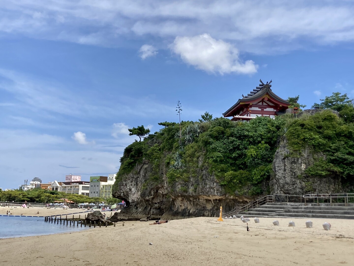 今日は那覇市街地から一番近い波の上ビーチ... / Rocheさんのモーメント | YAMAP / ヤマップ