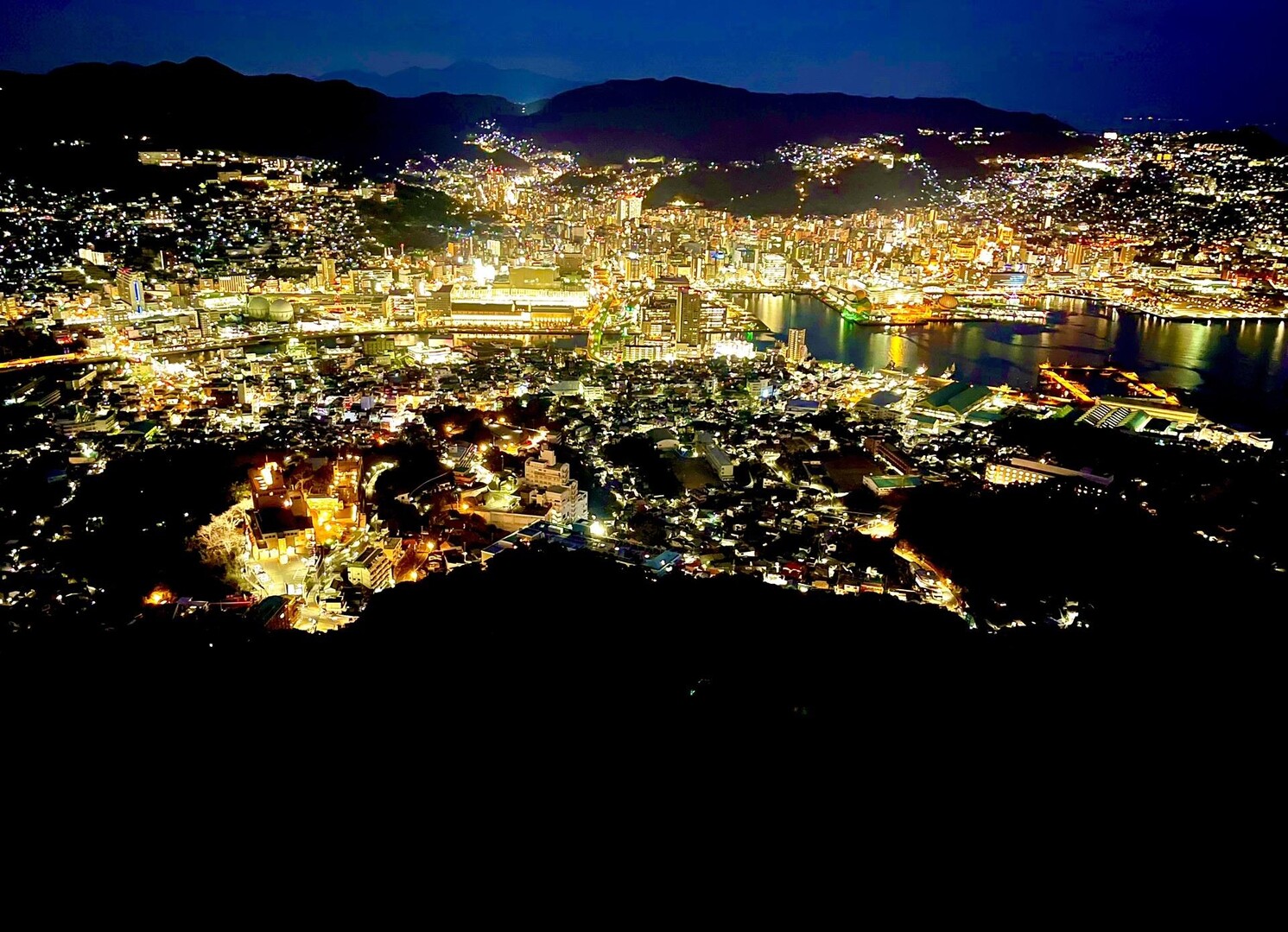 👩🏻‍ ️‍👨🏻恋人達のobservation deck で💔愛される資格などないと🤦🏻1000万＄の世界新3大夜景🌌長崎／稲佐山・鉢巻山🚠 / 🎼🎣じゅん🥾🥩さんの稲佐山の活動データ ...