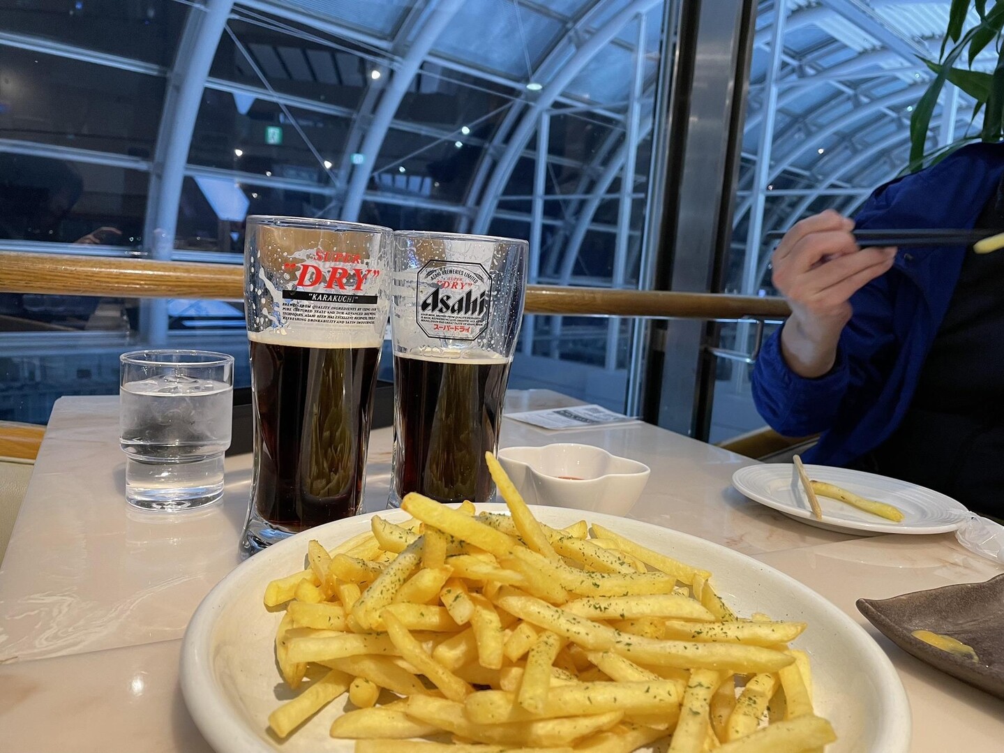 盛り盛りポテトで🍺 都会は明るい 富士... / nao🗻さんのモーメント | YAMAP / ヤマップ