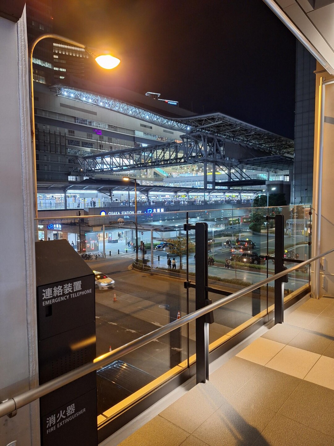 夜の梅田 大阪駅直結の新しいビル。 二... / サンベルさんのモーメント | YAMAP / ヤマップ