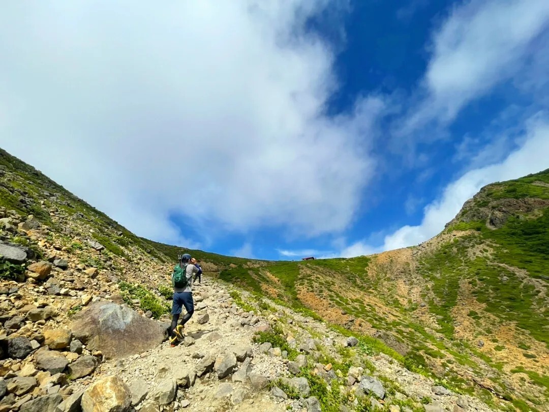 那須岳・剣が峰・朝日岳～バジルチキンバーガー😋 / けんごRTさんの茶臼岳（那須岳）・三本槍岳・赤面山の活動データ | YAMAP / ヤマップ