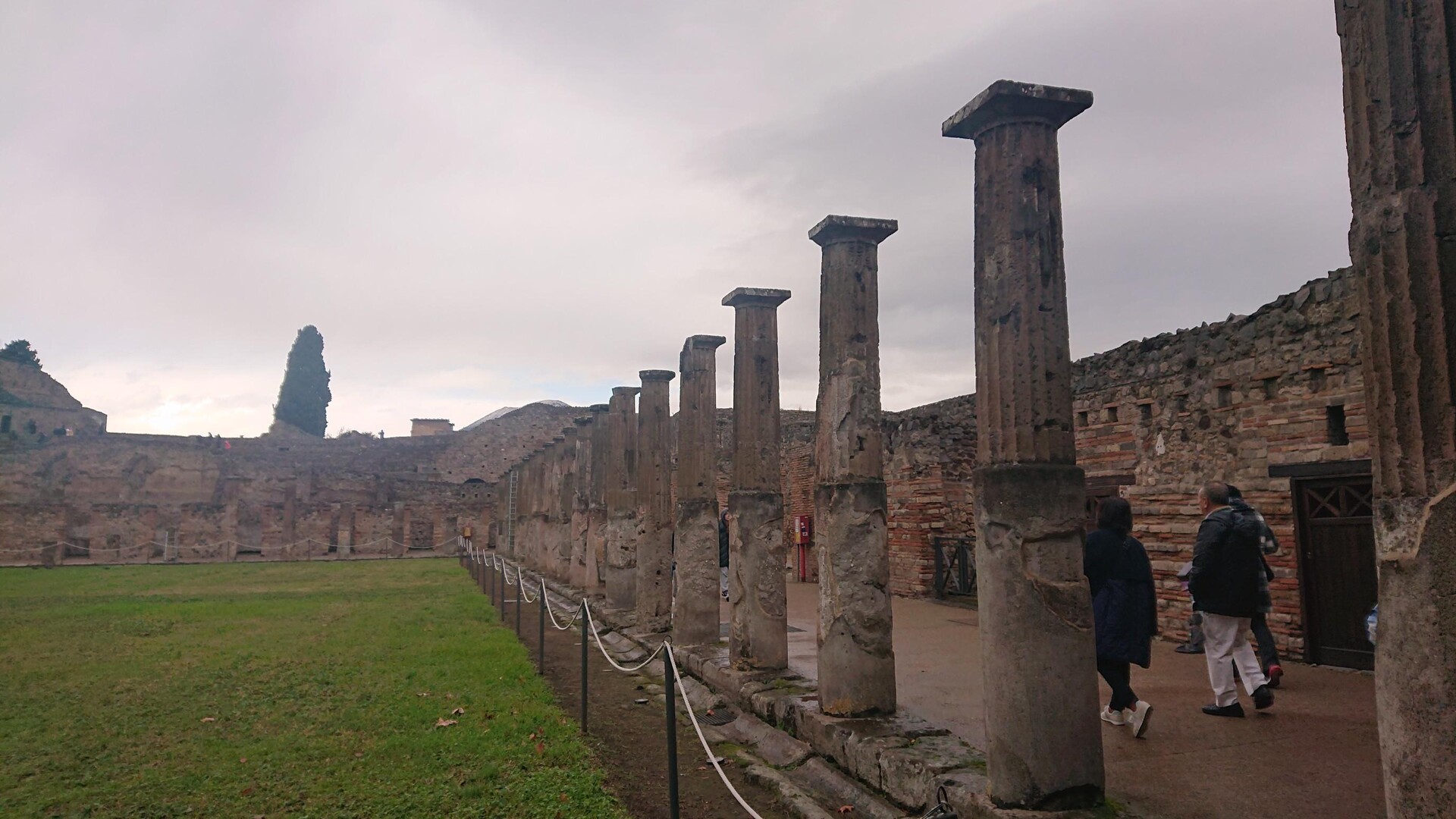 ナポリのポンペイ遺跡を見学しました😁 ... / 山ちゃんさんのモーメント | YAMAP / ヤマップ