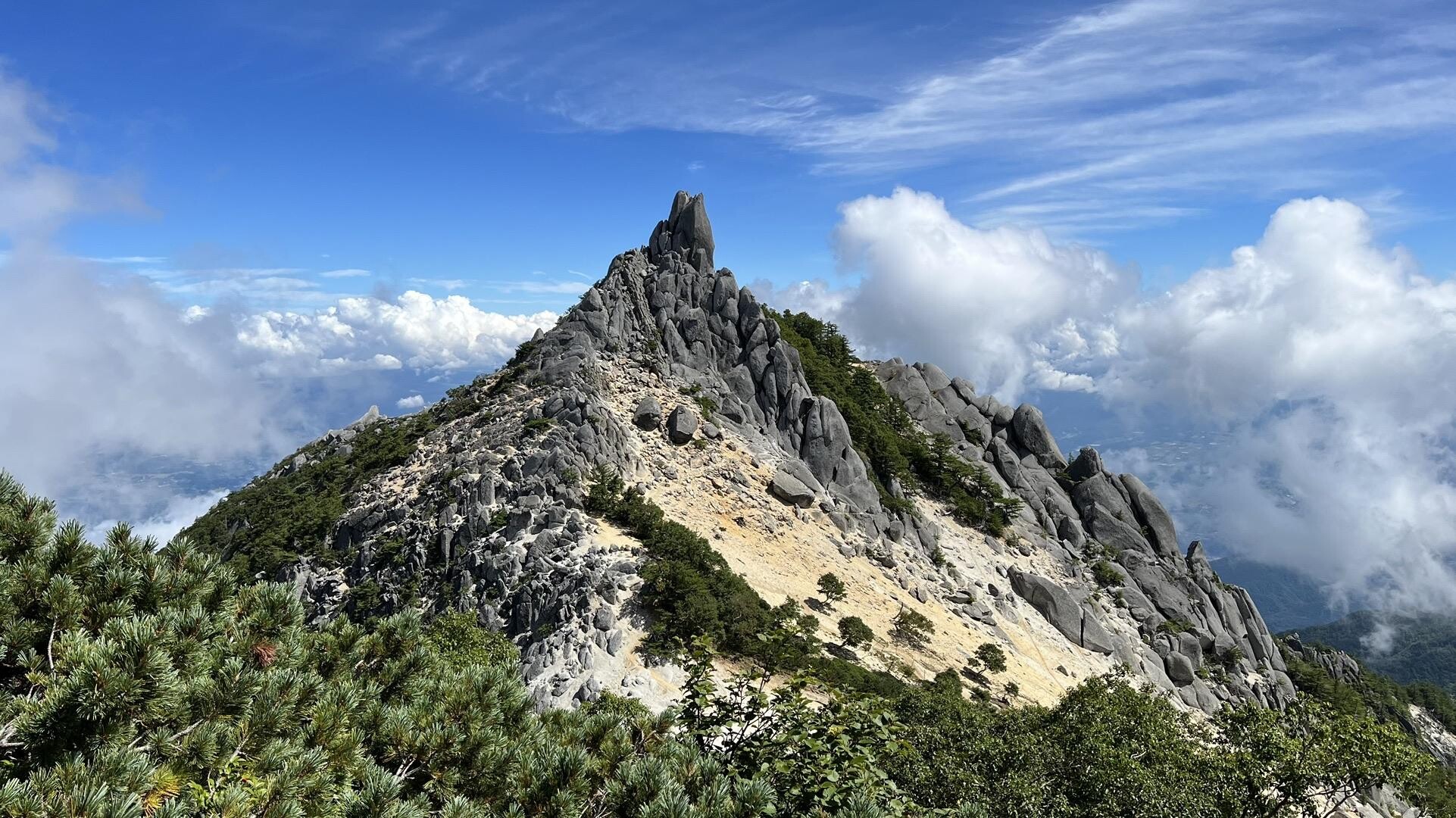 秋空に威風堂々のオベリスク〜鳳凰三山・砂払岳 / publiusさんの鳳凰山・地蔵岳・観音岳・薬師岳の活動データ | YAMAP / ヤマップ