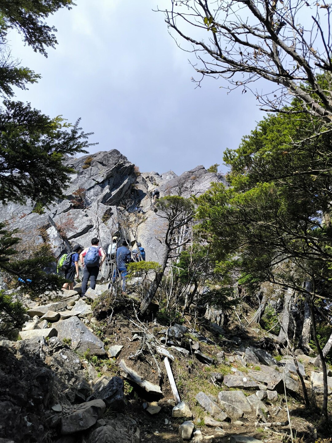 小屋沢ノ頭・乾徳山・乾徳山（北峰）・道満山 / japoさんの乾徳山・黒金山の活動データ | YAMAP / ヤマップ