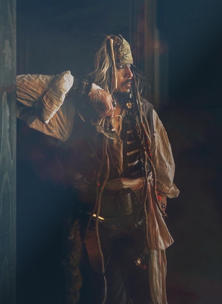 仮装動画 https://youtu.... / Captain Jack Sparrow【町興し仮装者】さんのモーメント | YAMAP / ヤマップ