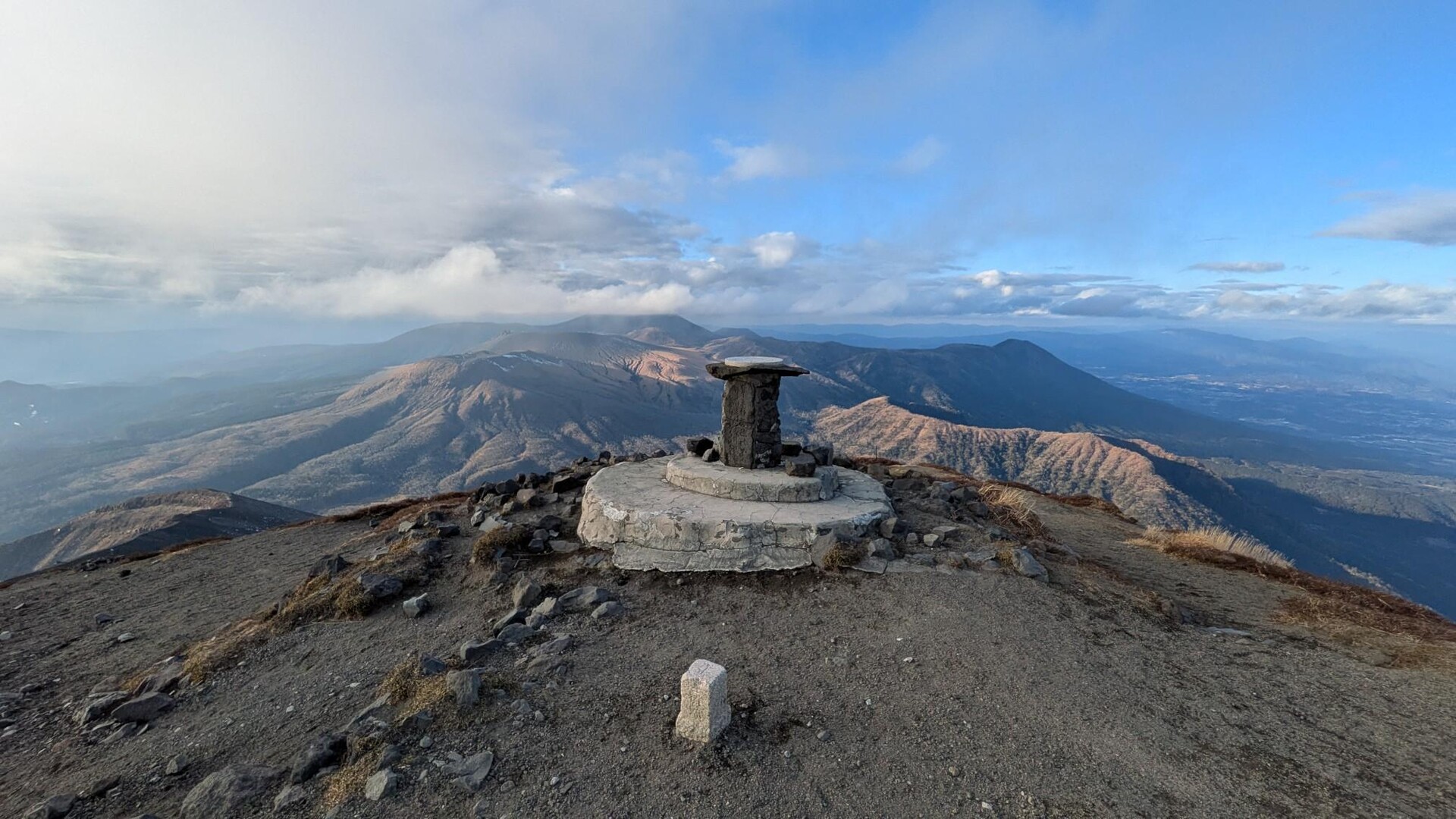 御鉢・高千穂峰（霧島山） / Parker Linさんの霧島山・韓国岳・高千穂峰・夷守岳・烏帽子岳の活動日記 | YAMAP / ヤマップ