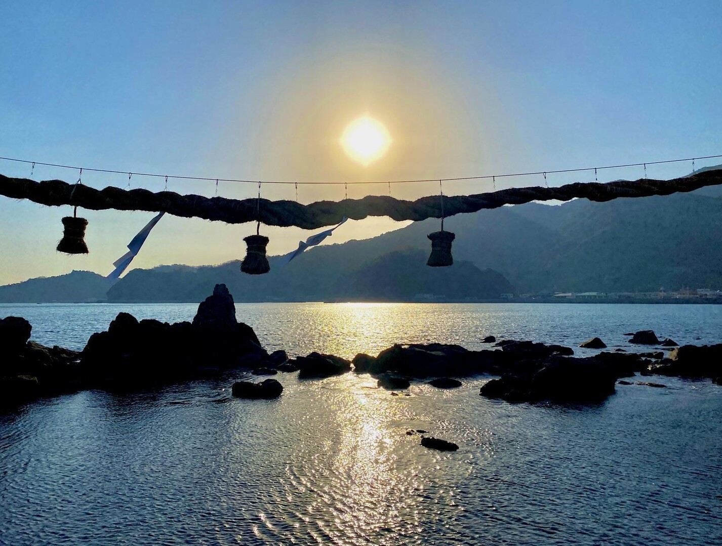 佐伯市上浦の豊後二見ヶ浦の夫婦岩で11... / ケムタク（Kemutaku）さんのモーメント | YAMAP / ヤマップ