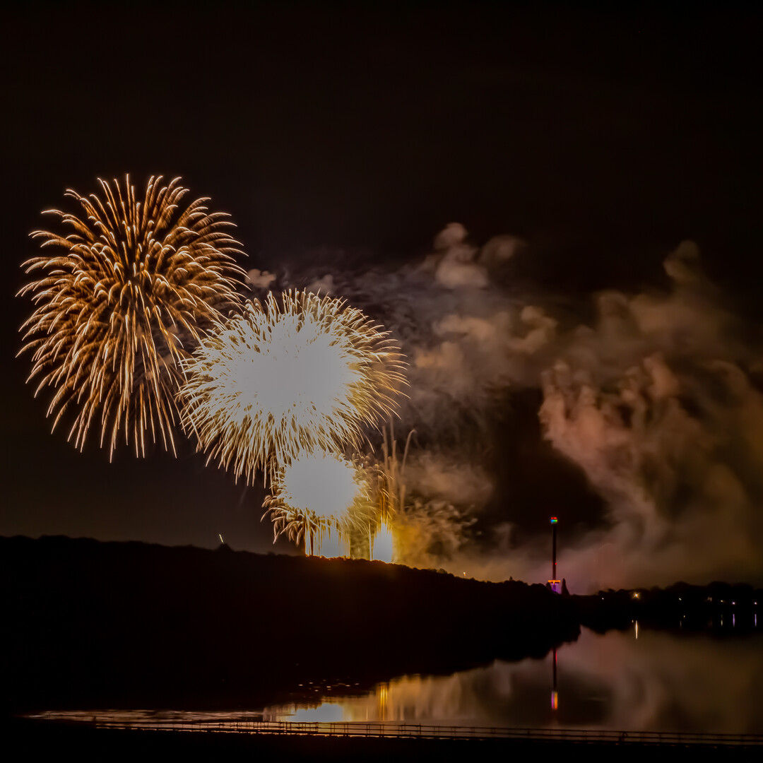 湖と花火。 8月21日撮影。 / stripeさんのモーメント | YAMAP / ヤマップ