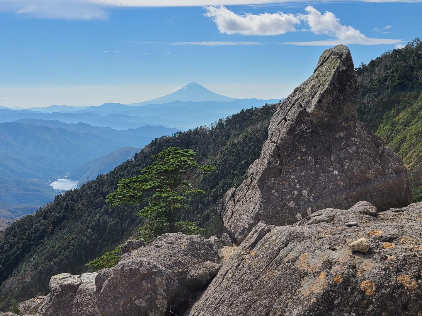 奥秩父主脈縦走2022 鶏冠山～木賊山～雁峠 2022-10-23 / ひろさんの甲武信ヶ岳の活動データ | YAMAP / ヤマップ