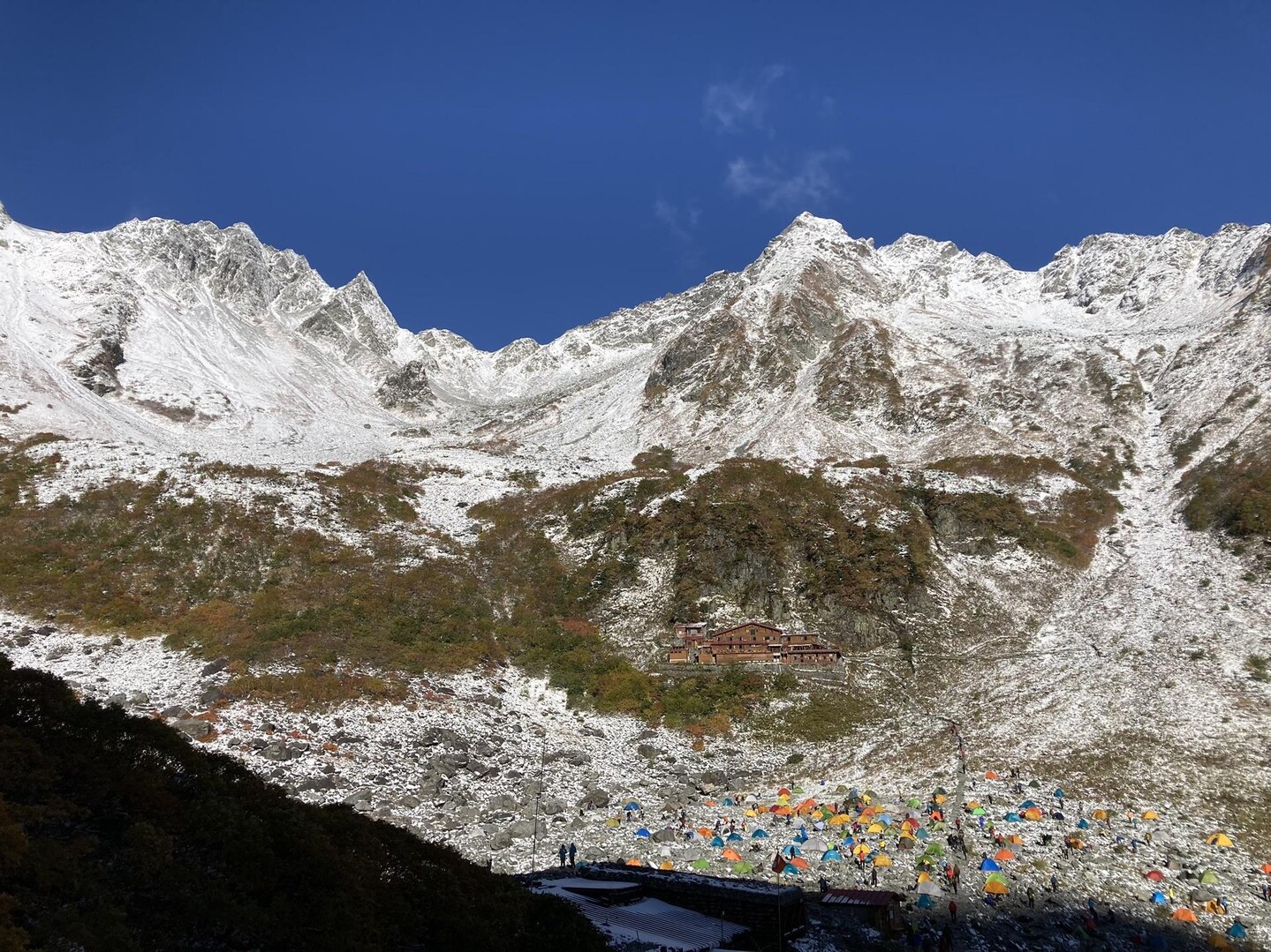 紅葉と雪の涸沢 / hase_3さんの槍ヶ岳・穂高岳・上高地の活動データ | YAMAP / ヤマップ