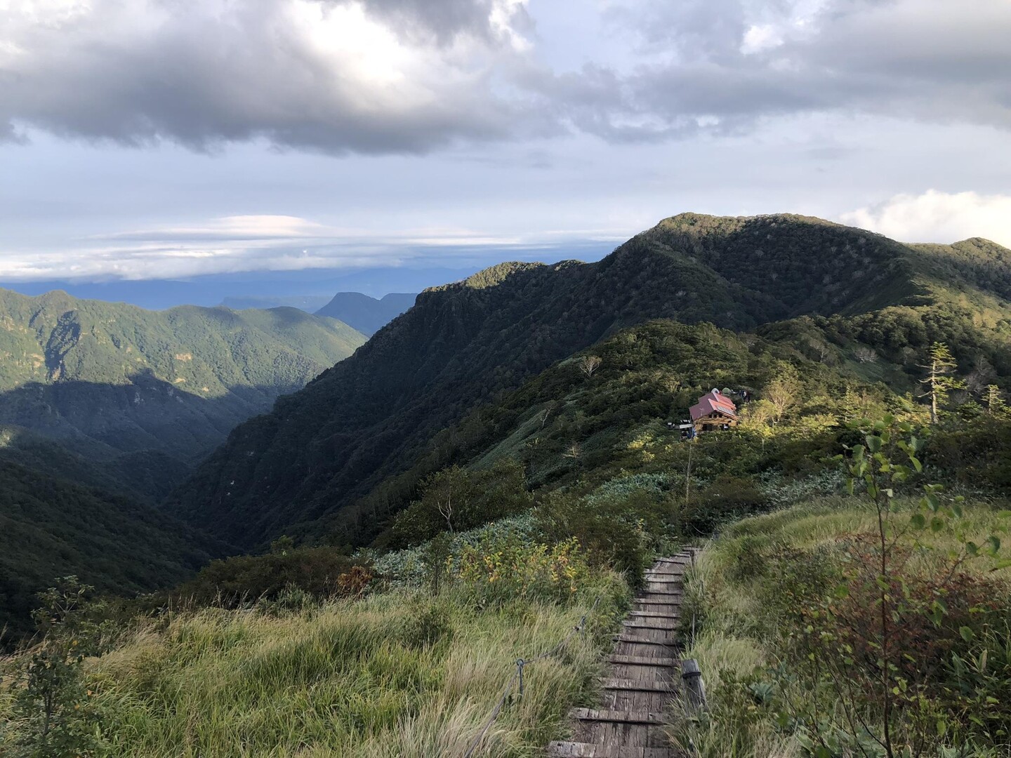 三国山・ワラジカケマツノ頭・三角山.平標 / mikaさんの仙ノ倉山・平標山・大源太山の活動データ | YAMAP / ヤマップ