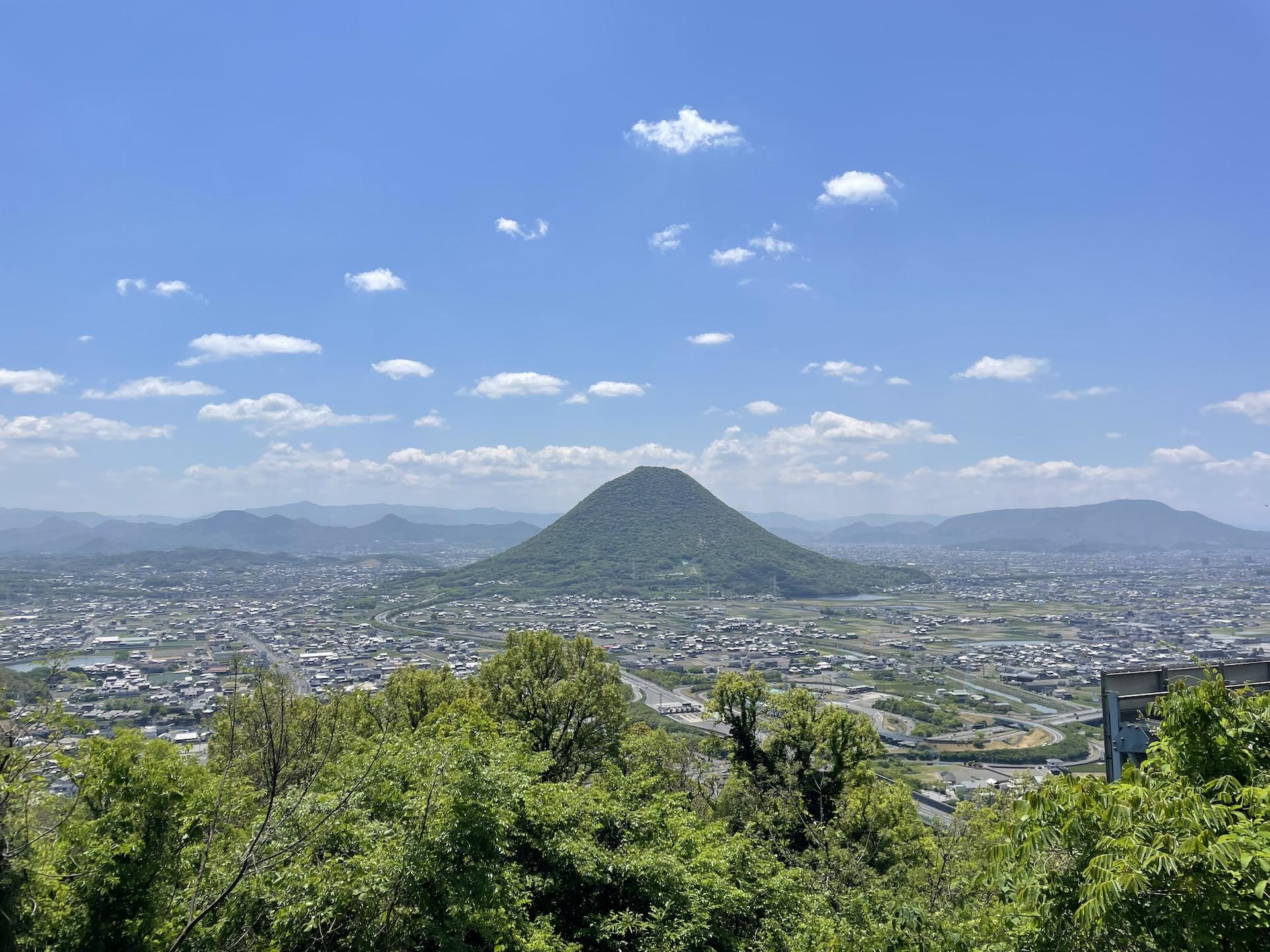角山(2座目)😄 ️ / yuka ️🌈 🗻🍮さんの飯野山（讃岐富士）の活動日記 | YAMAP / ヤマップ