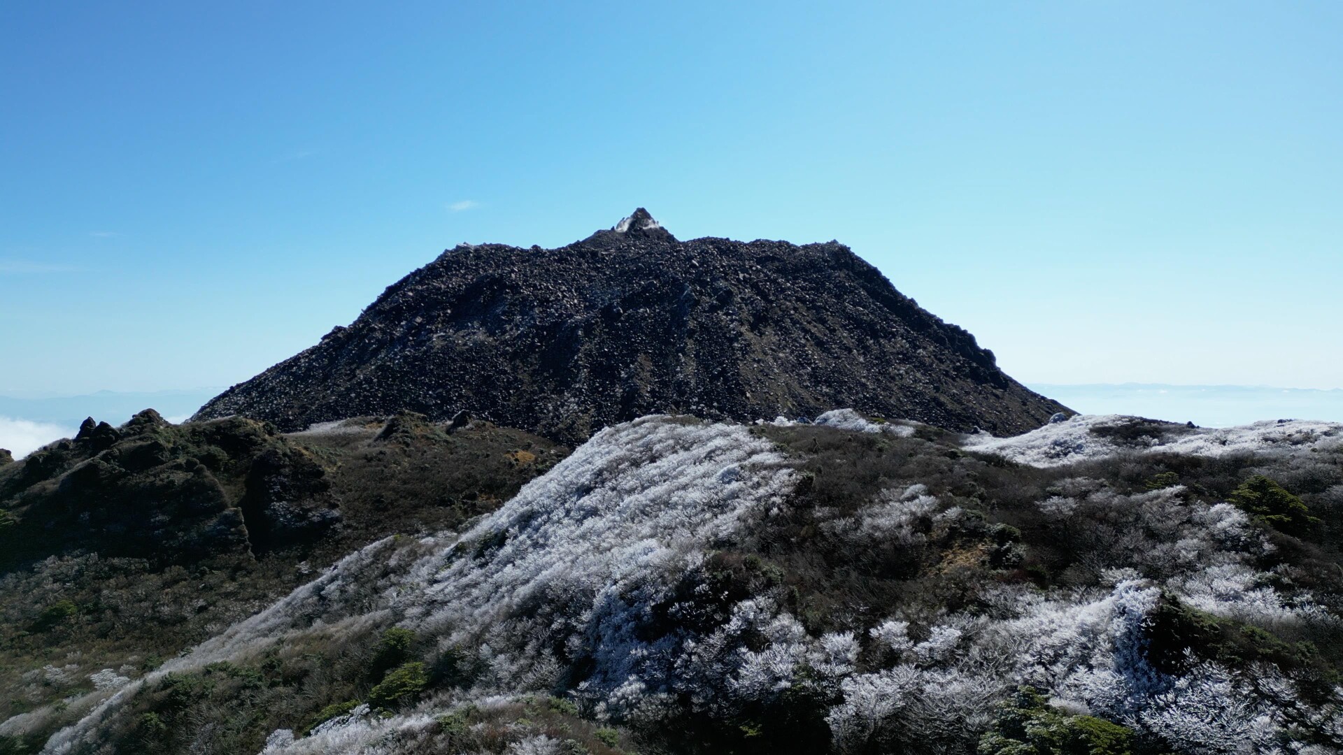 雲仙岳に登り、美しい霧氷と迫力ある平成新... / TAKUさんのモーメント | YAMAP / ヤマップ