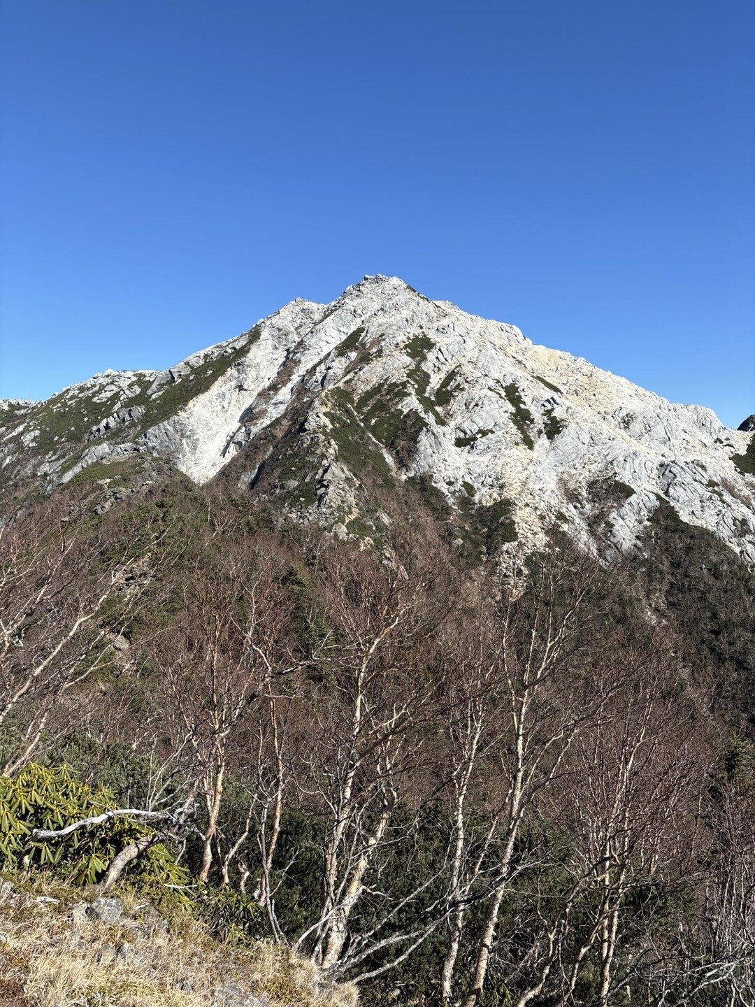 岩場が疲れたな、。甲斐駒ヶ岳。景色最高😀 / kazuyaさんの甲斐駒ヶ岳・日向山の活動データ | YAMAP / ヤマップ
