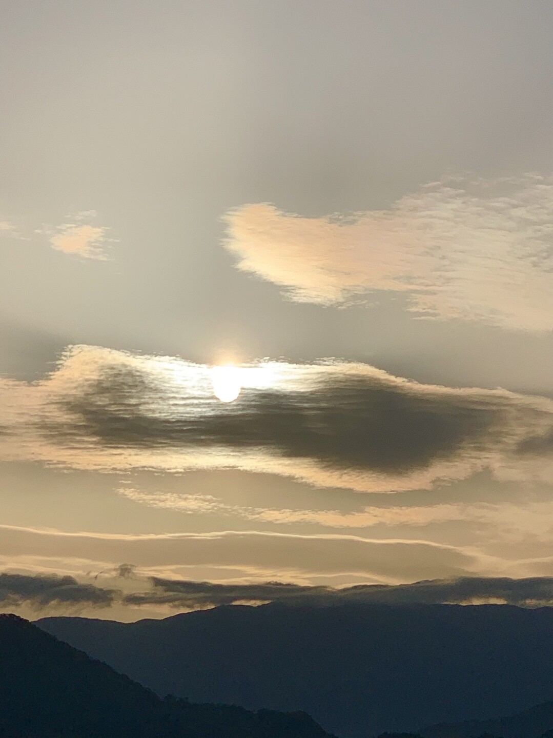 今朝の三郡山。朝日と雲が素敵！ / masaroyさんのモーメント | YAMAP / ヤマップ