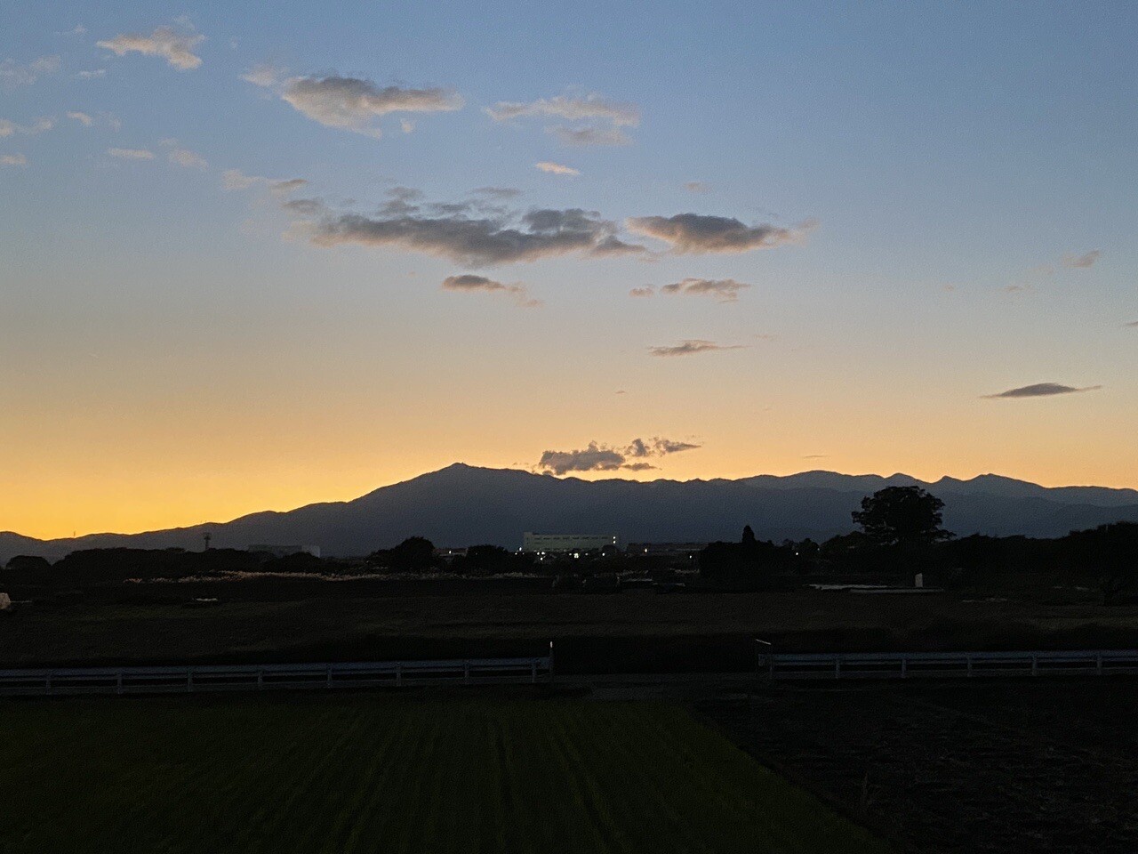 大山（一番左の三角山）塔ノ岳（ちょっとわ... / 130さんのモーメント | YAMAP / ヤマップ