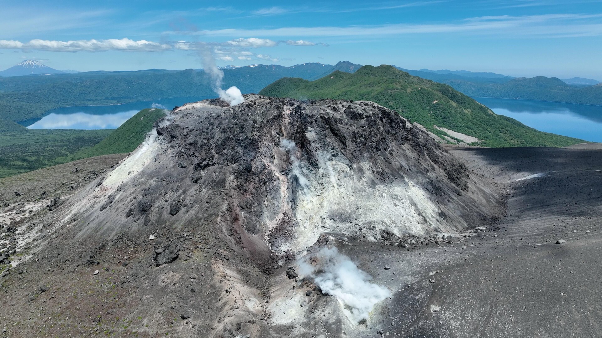 樽前山の空撮動画の一部が、HBCの女子ア... / TAKUさんのモーメント | YAMAP / ヤマップ