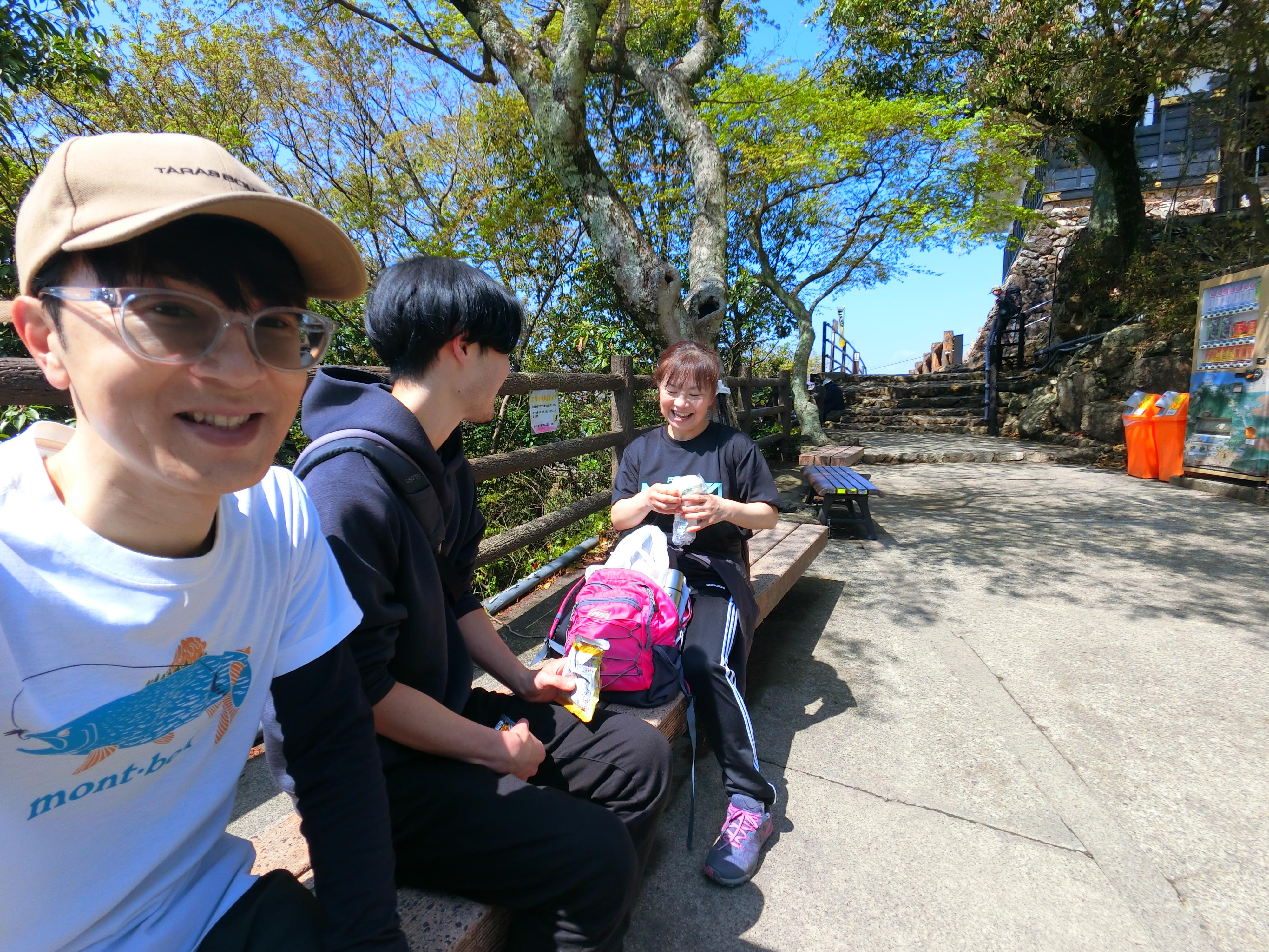 金華山ベンチで☕休憩。 / MUNEさんの金華山・洞山・舟伏山の活動データ | YAMAP / ヤマップ