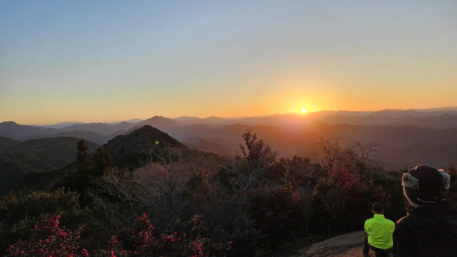 first sunrise hike🌄 真妻山3 / KOBAMETA さんの真妻山（日高富士）の活動データ | YAMAP / ヤマップ