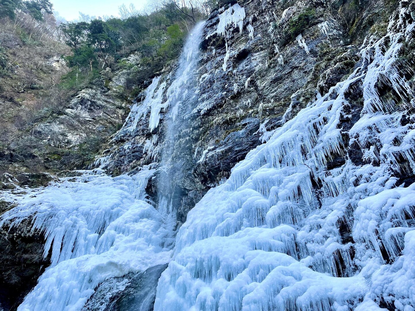 落差70mの滝が作る氷瀑”エンジェルウィング“ / toshi.kさんの池木屋山の活動データ | YAMAP / ヤマップ