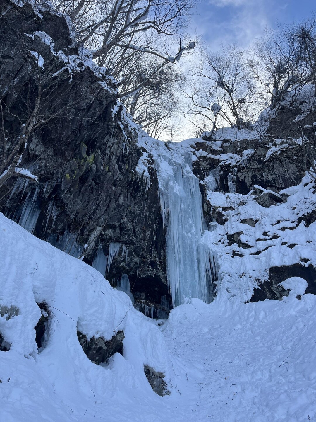 見れました‼︎瀧山の氷瀑😆🙌 ️🧊 / HTさんの蔵王山・雁戸山・不忘山の活動日記 | YAMAP / ヤマップ