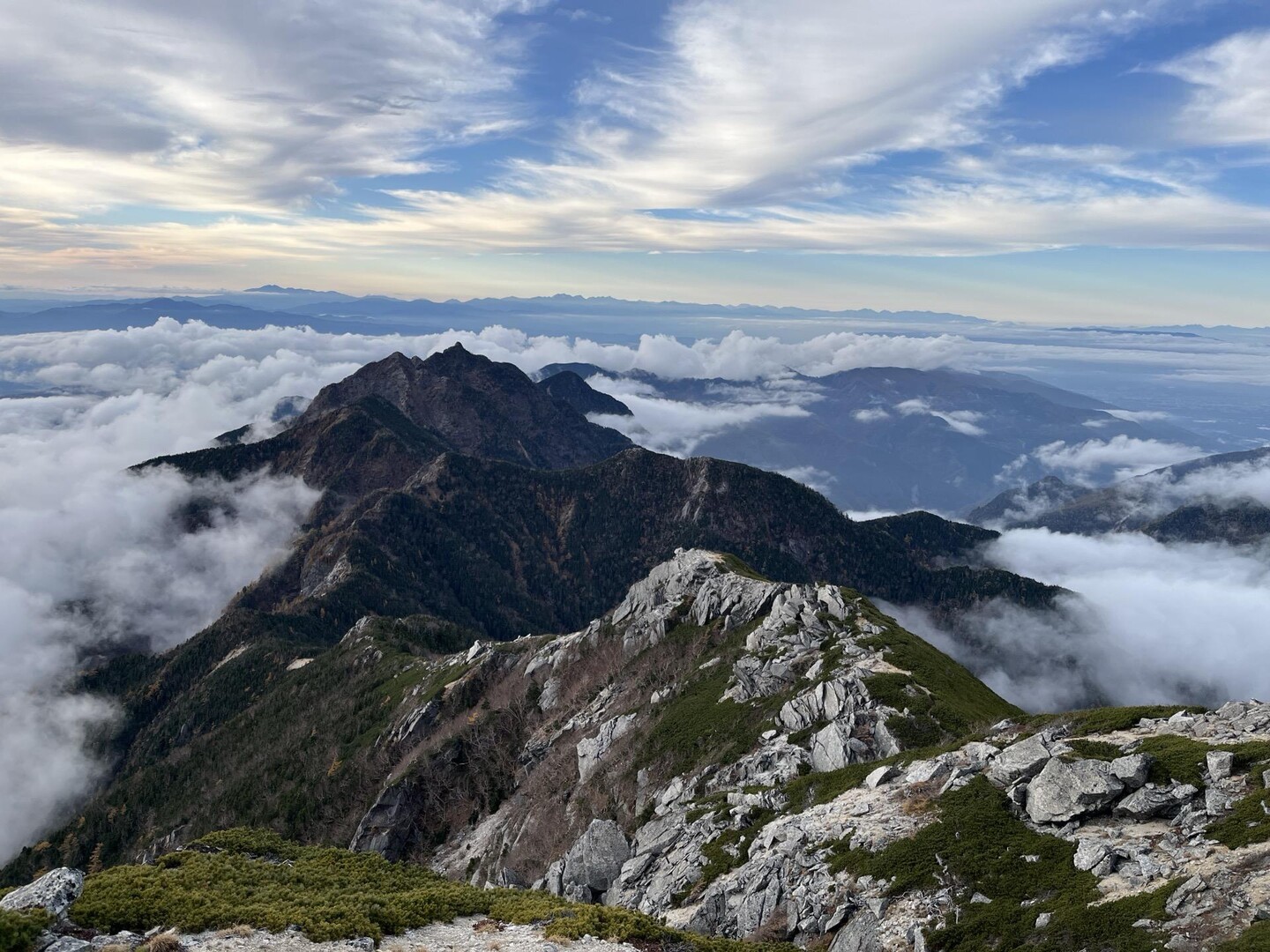【黒戸尾根～甲斐駒～鋸岳】晩秋縦走2024 / AJ🐬さんの甲斐駒ヶ岳・日向山の活動データ | YAMAP / ヤマップ