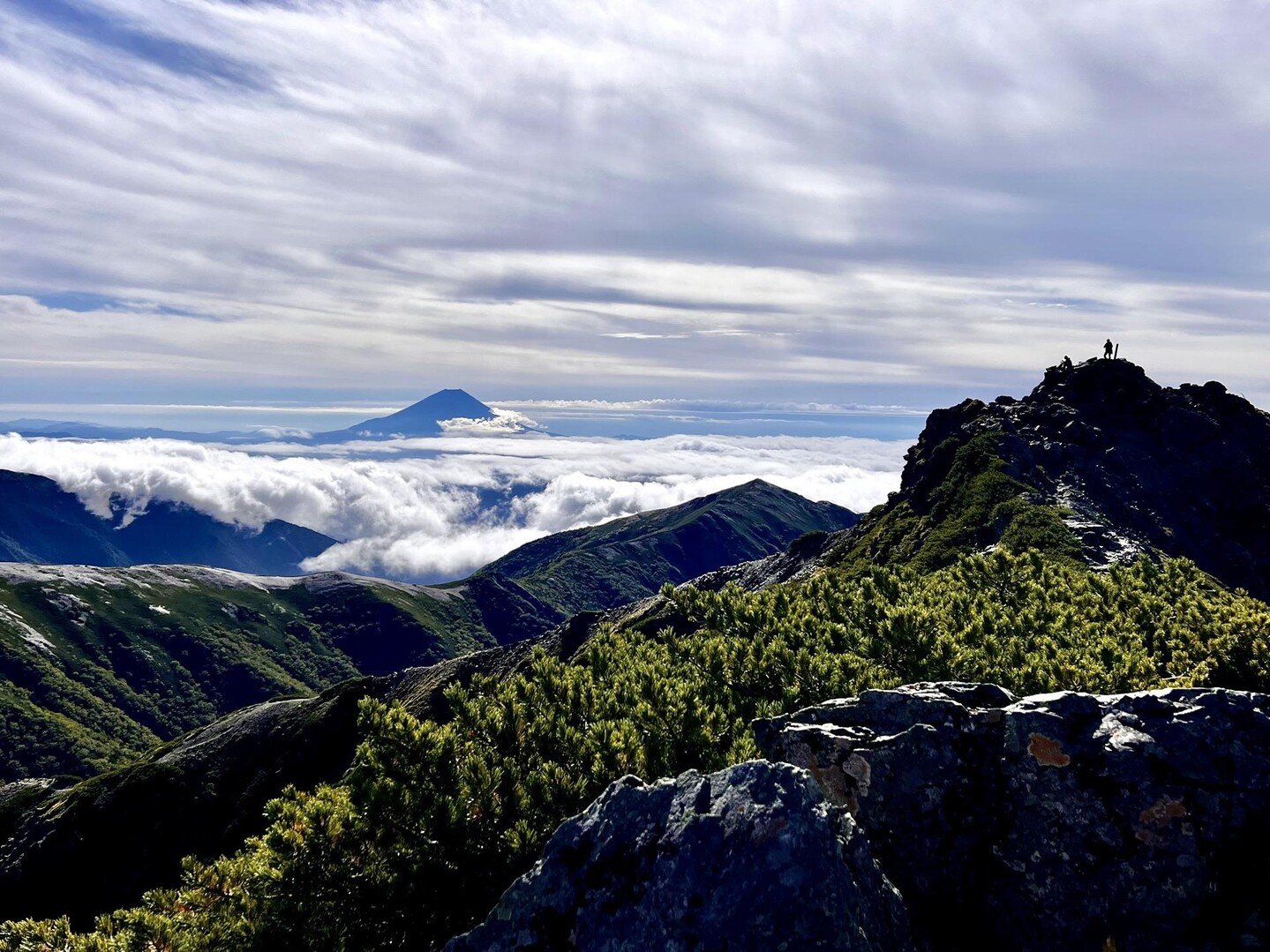 雲海と富士山🗻 烏帽子岳・塩見岳 / nami さんの塩見岳・権右衛門山・蝙蝠岳の活動データ | YAMAP / ヤマップ