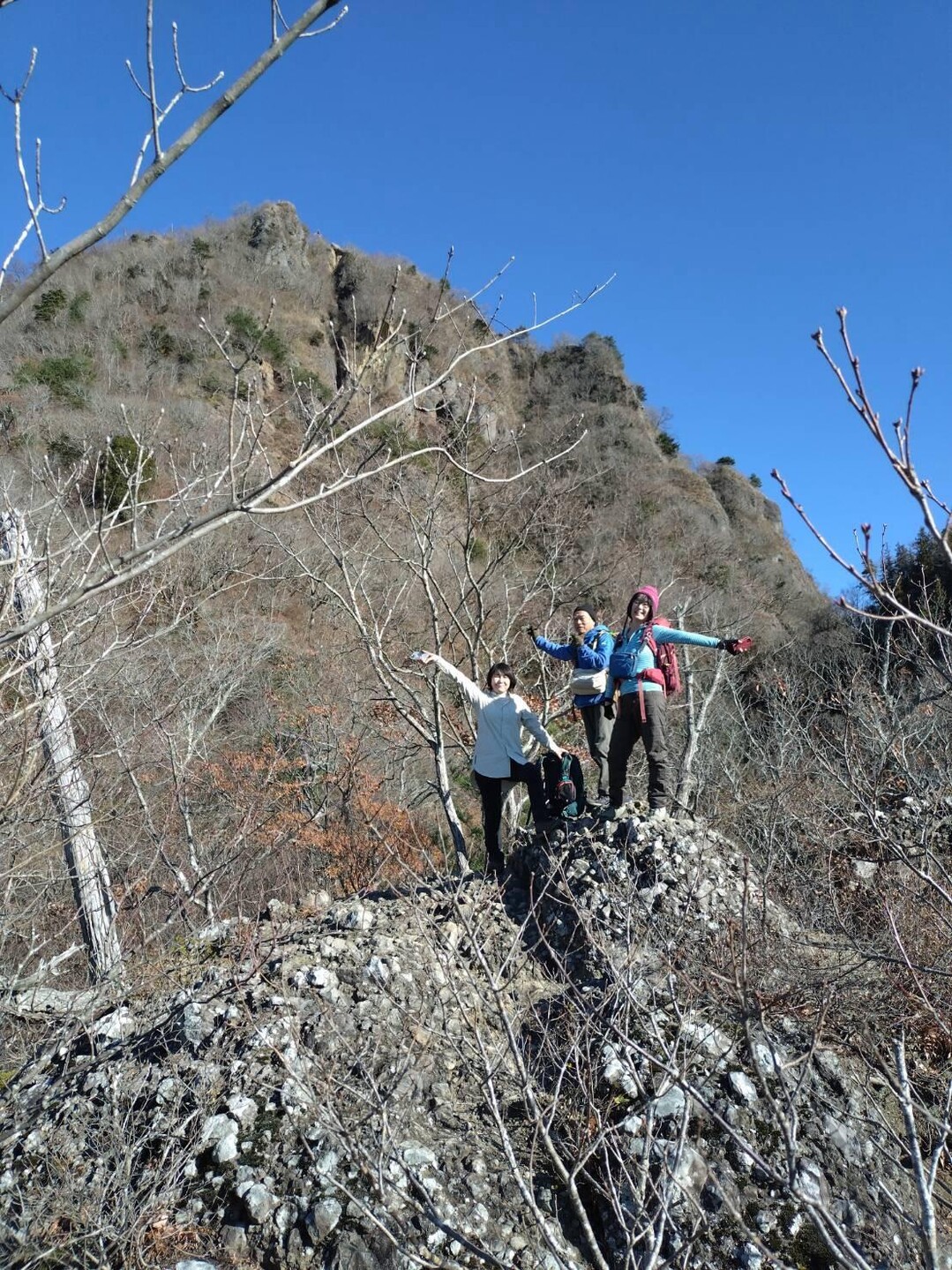 忘年会登山は奥久慈男体山🍁 / みかぽん1221さんの奥久慈男体山・月居山・篭岩（篭岩山）の活動データ | YAMAP / ヤマップ