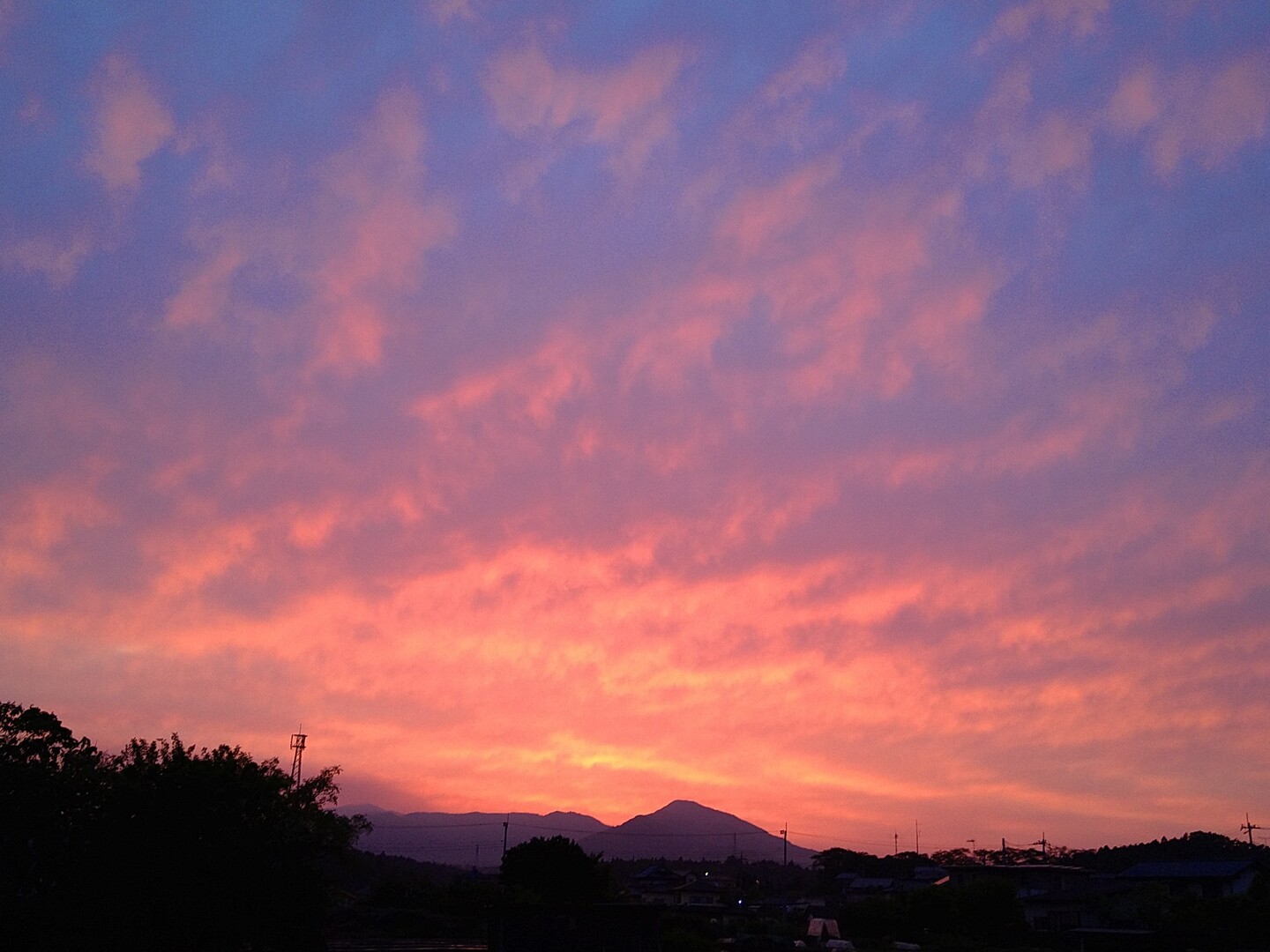 今日の夕焼けめちゃくちゃ燃えたー 明日は... / Ak⛰mountainさんのモーメント | YAMAP / ヤマップ
