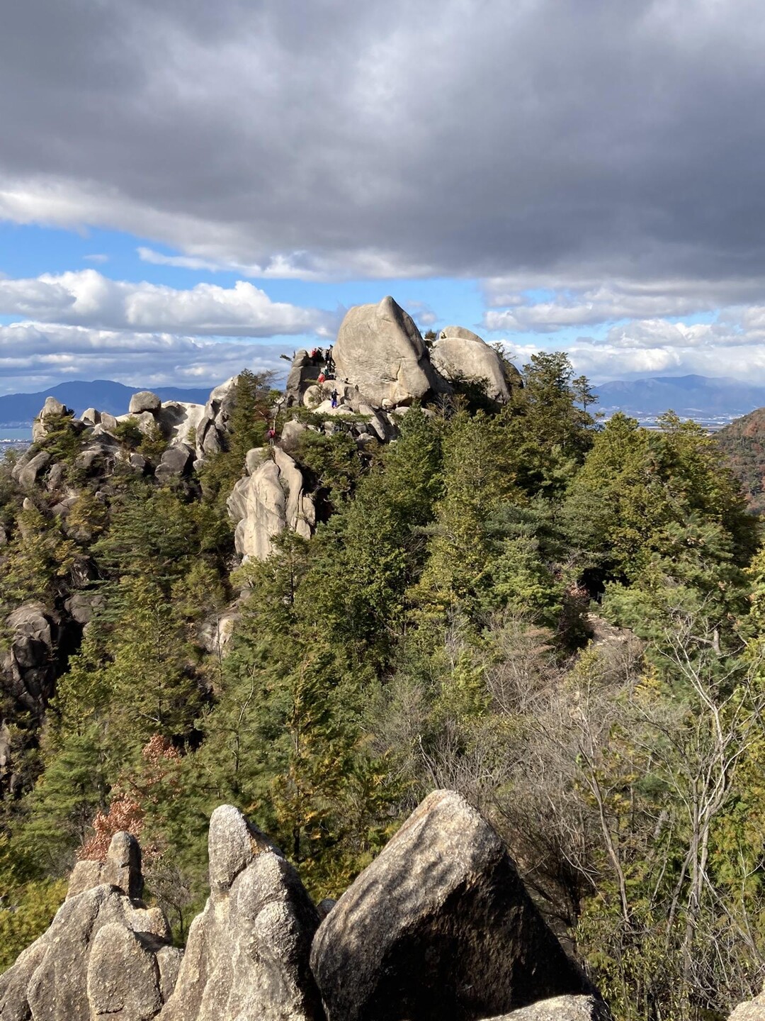 金勝アルプス⛰️大好き岩祭り&天狗岩テラスランチ / MAMIさんの金勝アルプス（鶏冠山・竜王山）の活動データ | YAMAP / ヤマップ